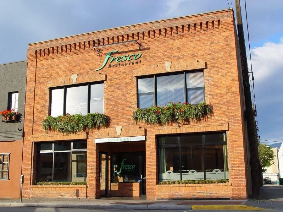 Derrick's Steakhouse - Kelowna Steakhouse