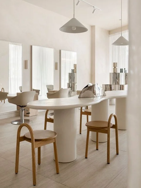 SUNDAY THE SALON
