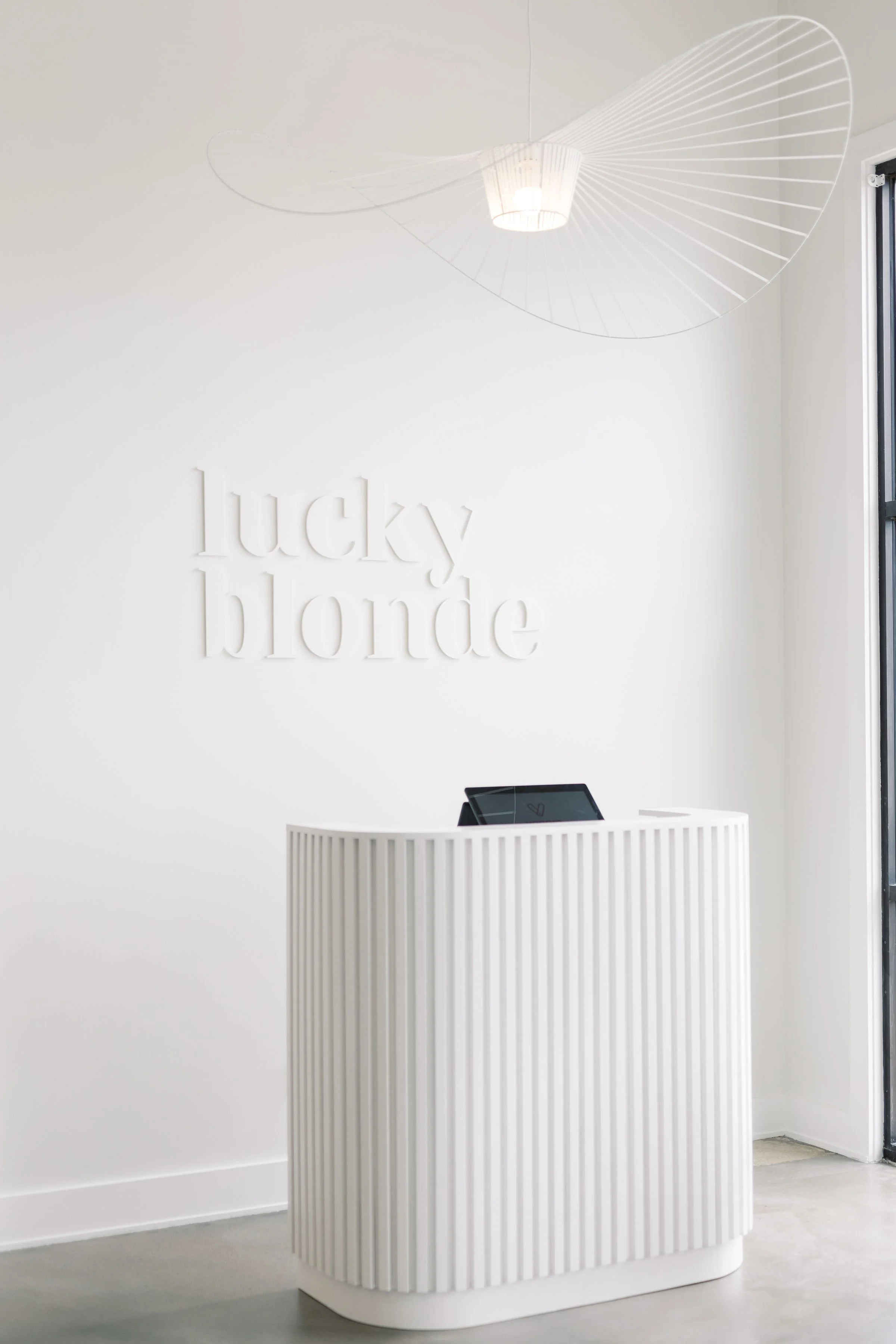 LUCKY BLONDE | TULSA SALON