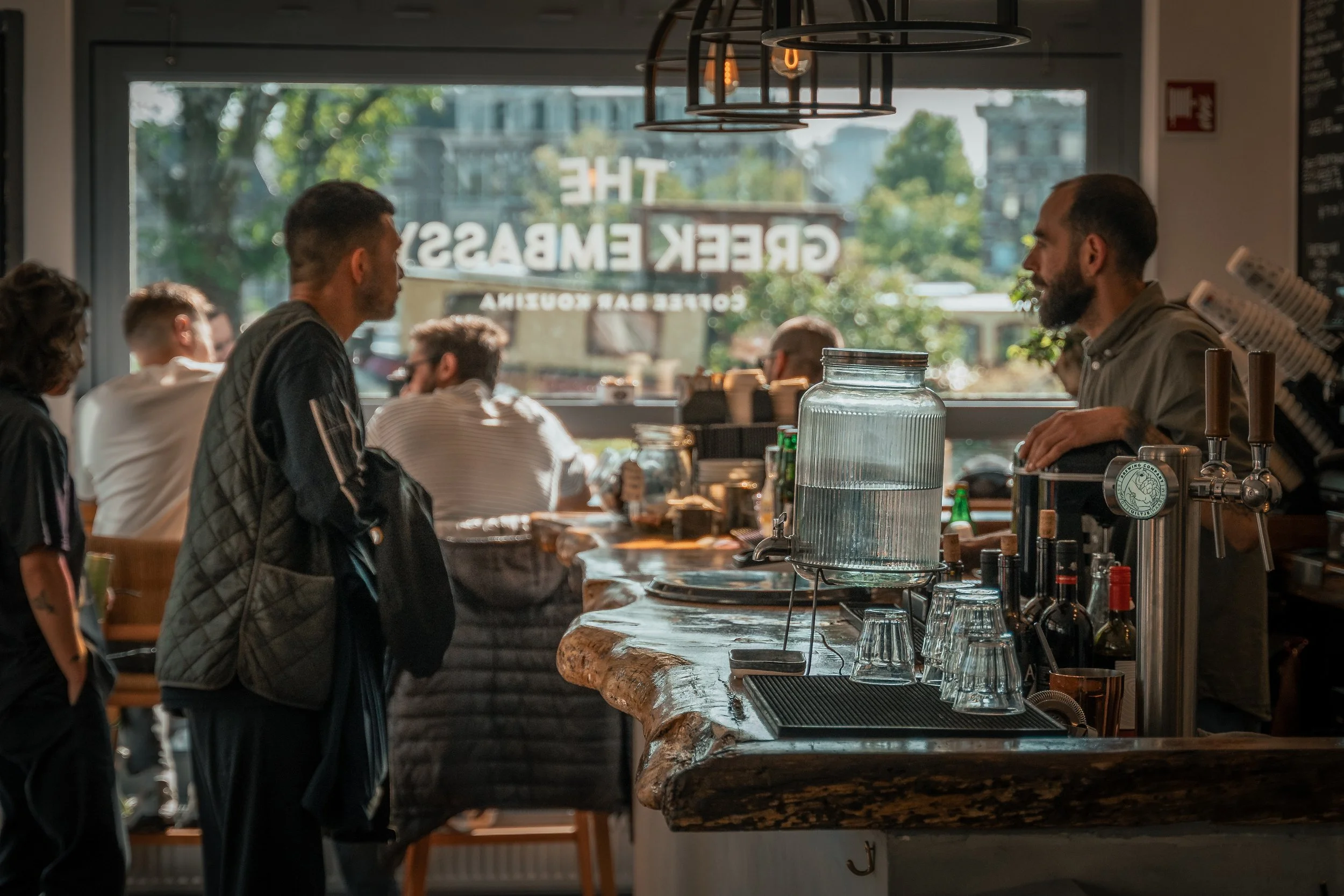 The Greek Embassy - Coffee Bar Kouzina | Ontdek Greek Smaken - Reserveer Nu