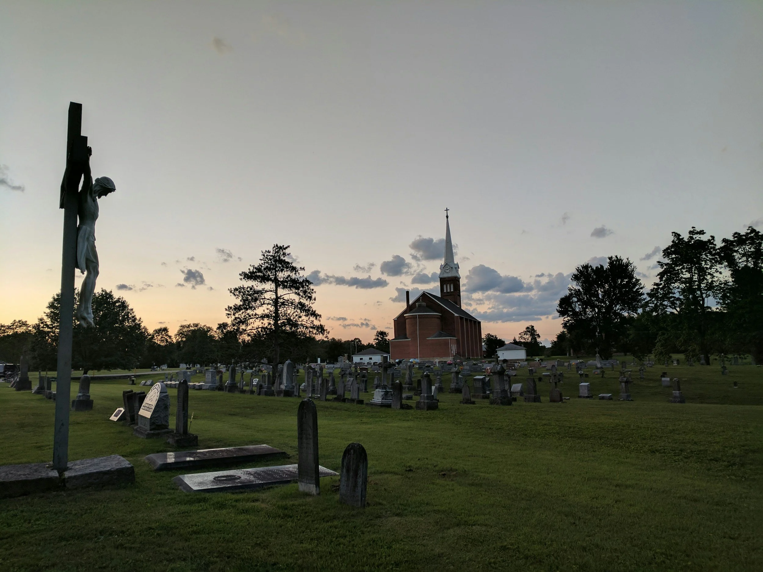 Grave Markers vs. Headstones: Understanding the Differences and Making ...