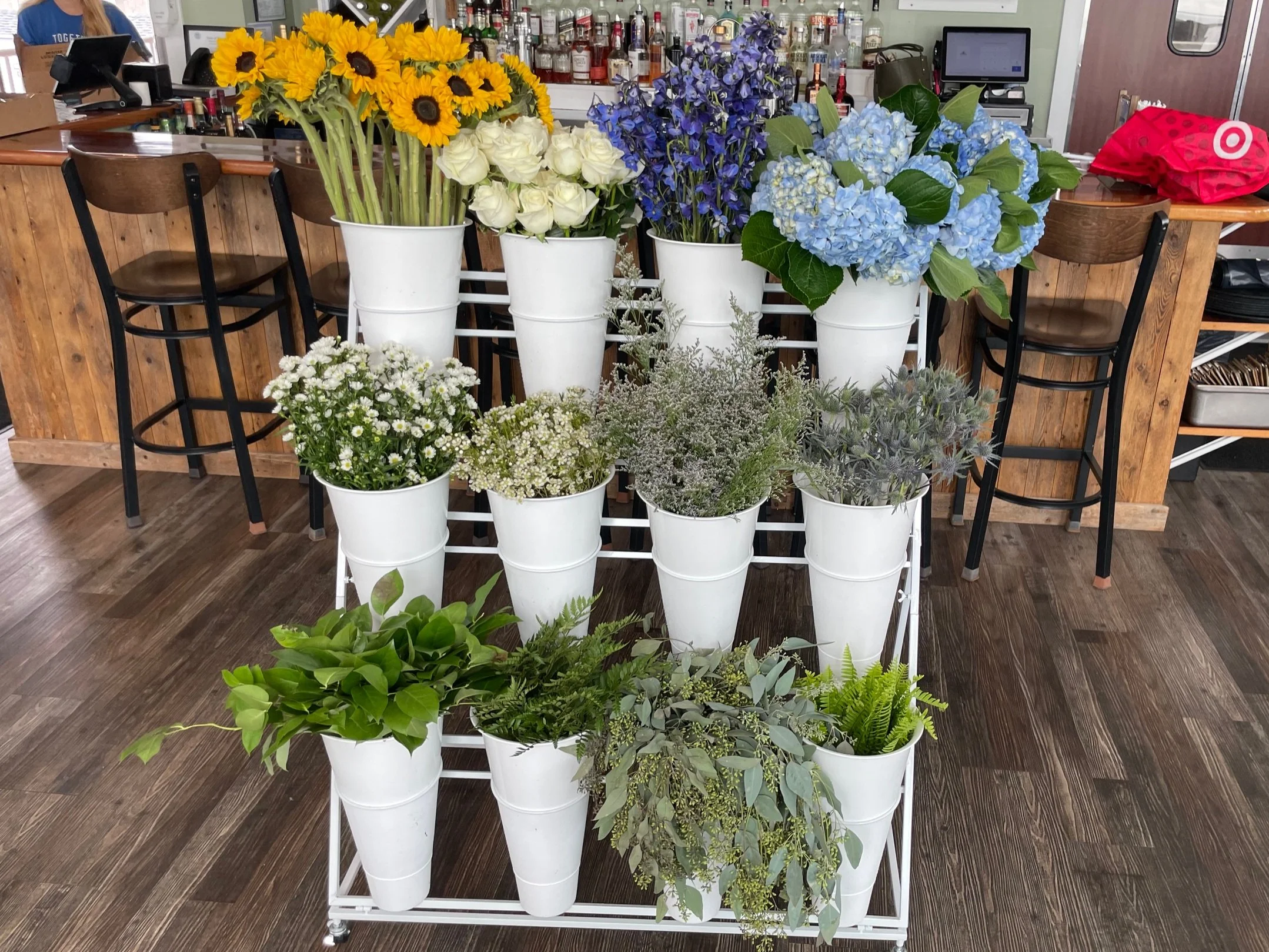 Flower Bar Rental | Rent, Enjoy, Create — Black Eyed Susan's Flowers ...