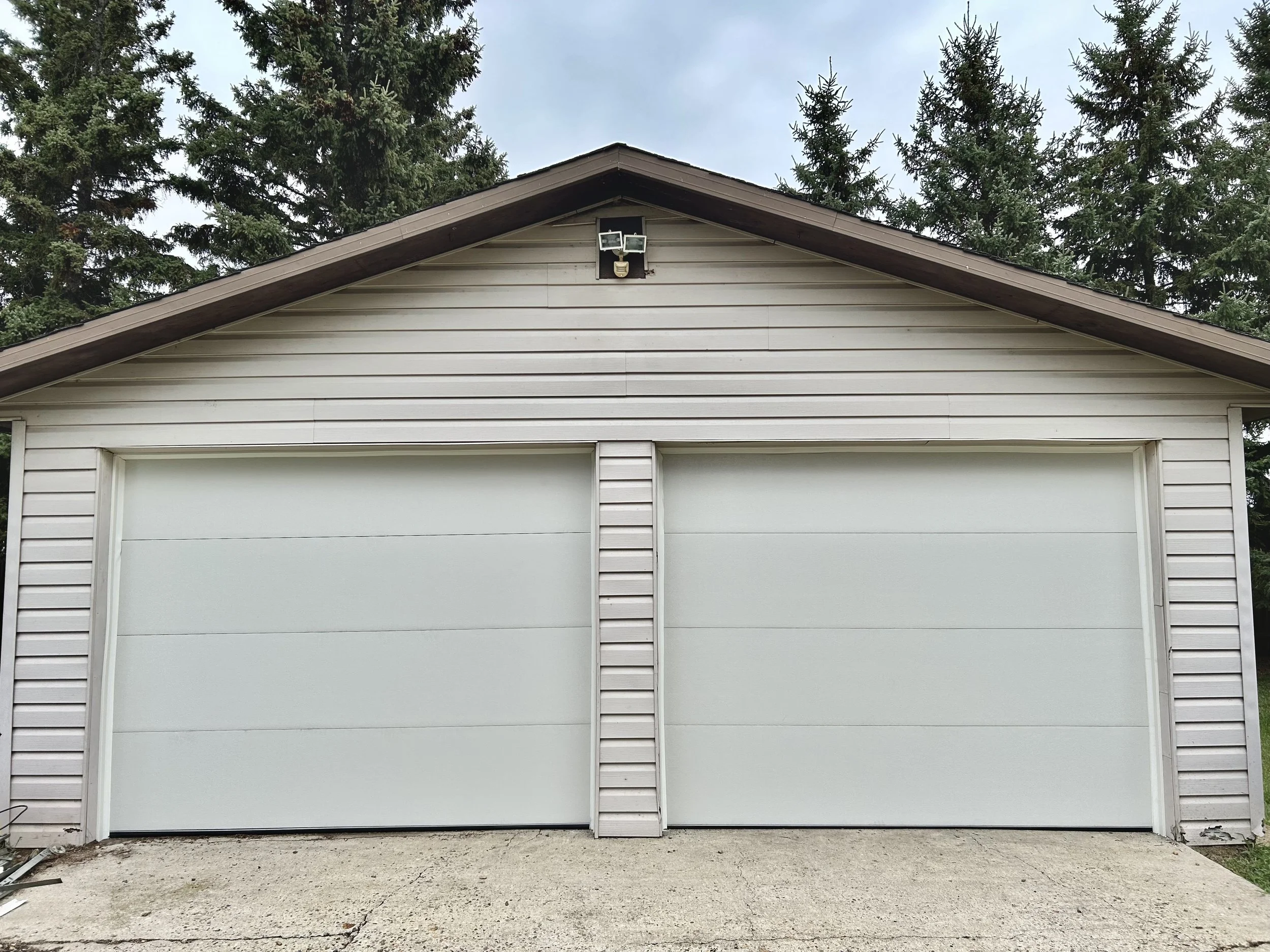 Home | Garage Door Services Saskatoon | Saskatchewan