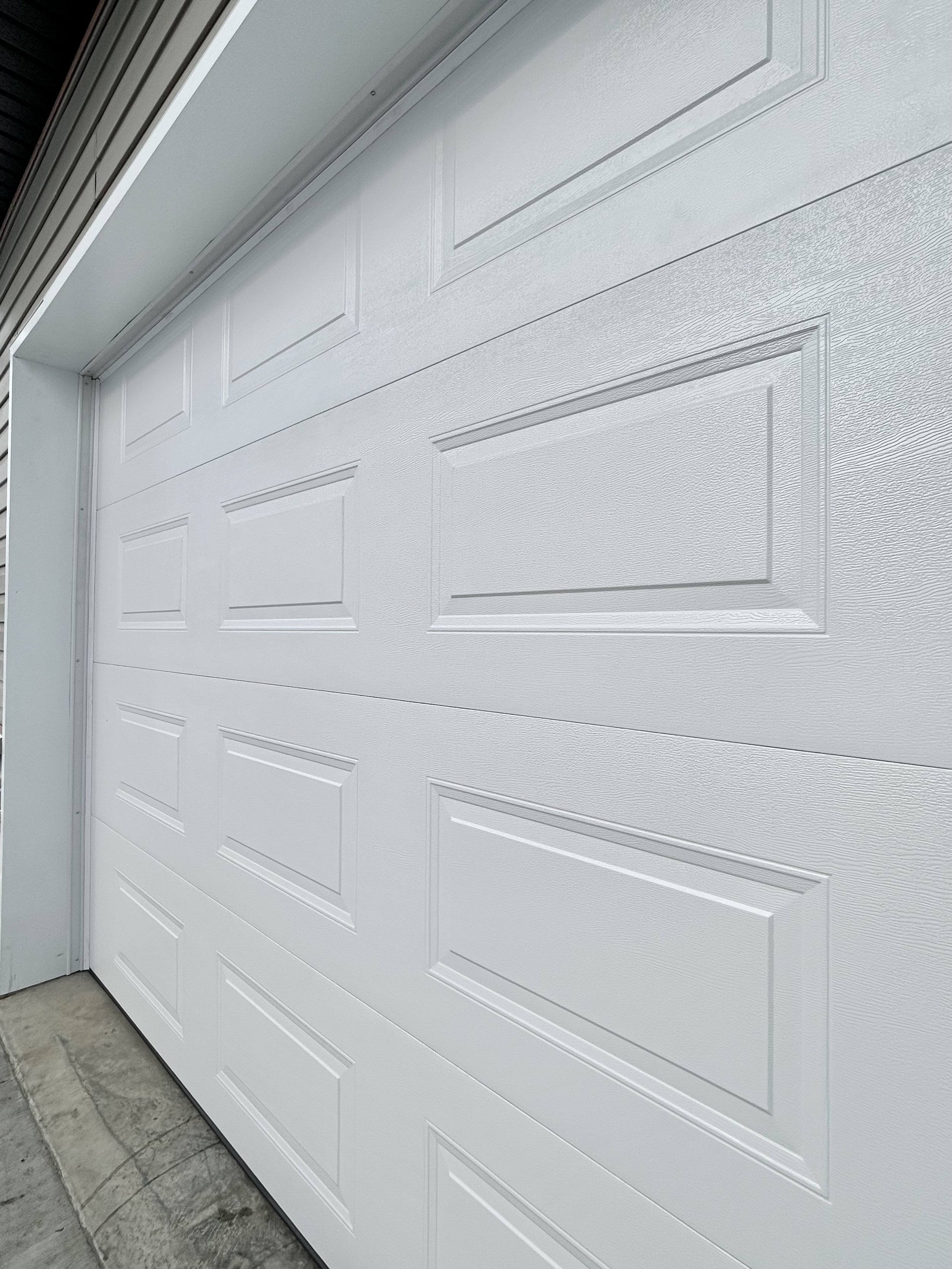 Home | Garage Door Services Saskatoon | Saskatchewan