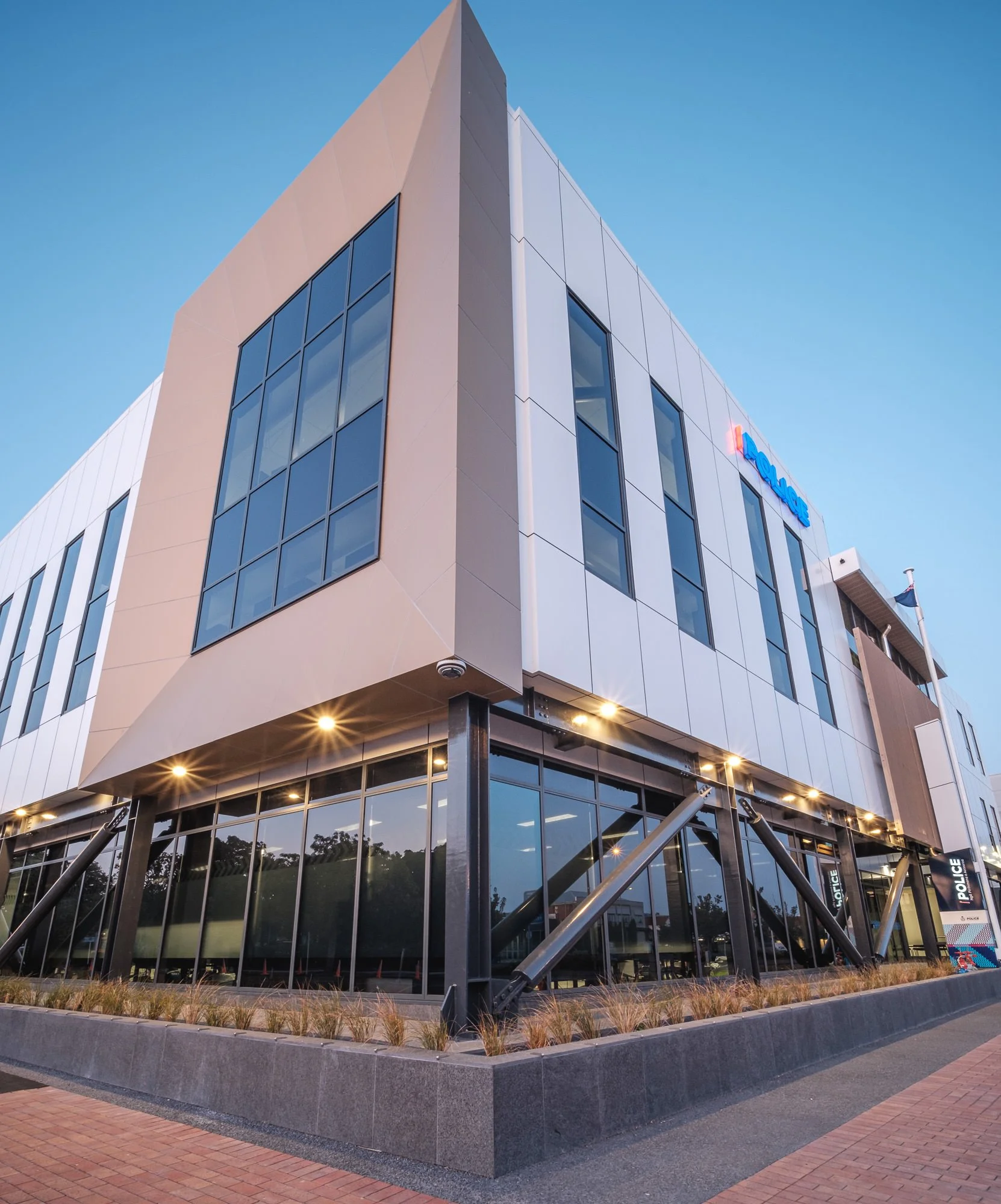 ACM Panel facade instalation at Hastings Police Station — Architectural ...