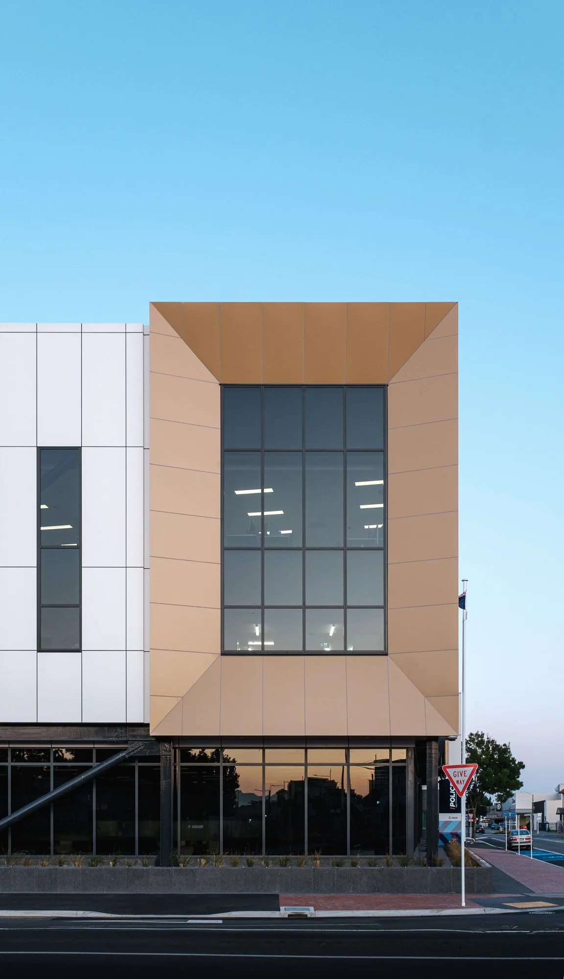 ACM Panel facade instalation at Hastings Police Station — Architectural ...