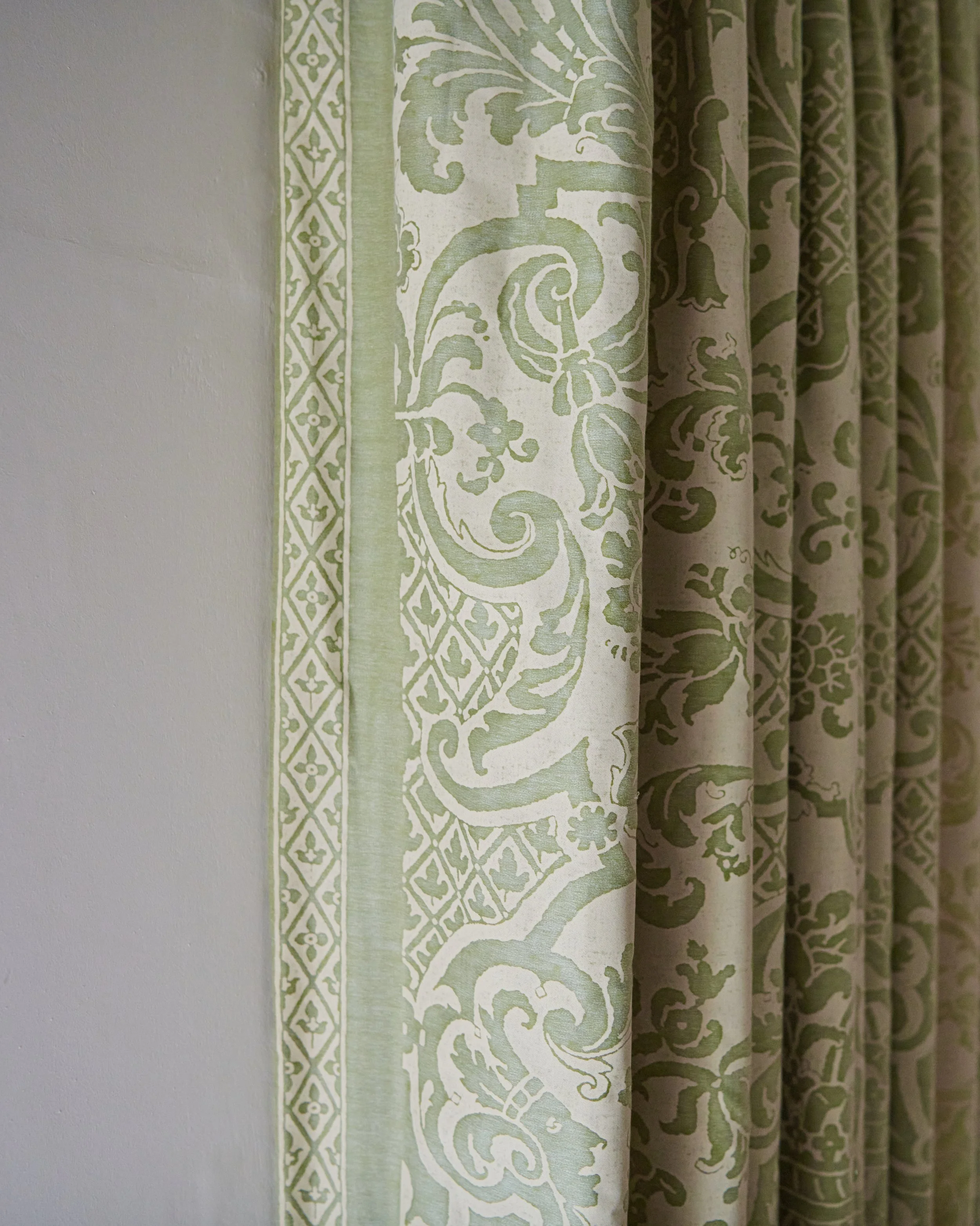 Curtains — Olivia van Oppen