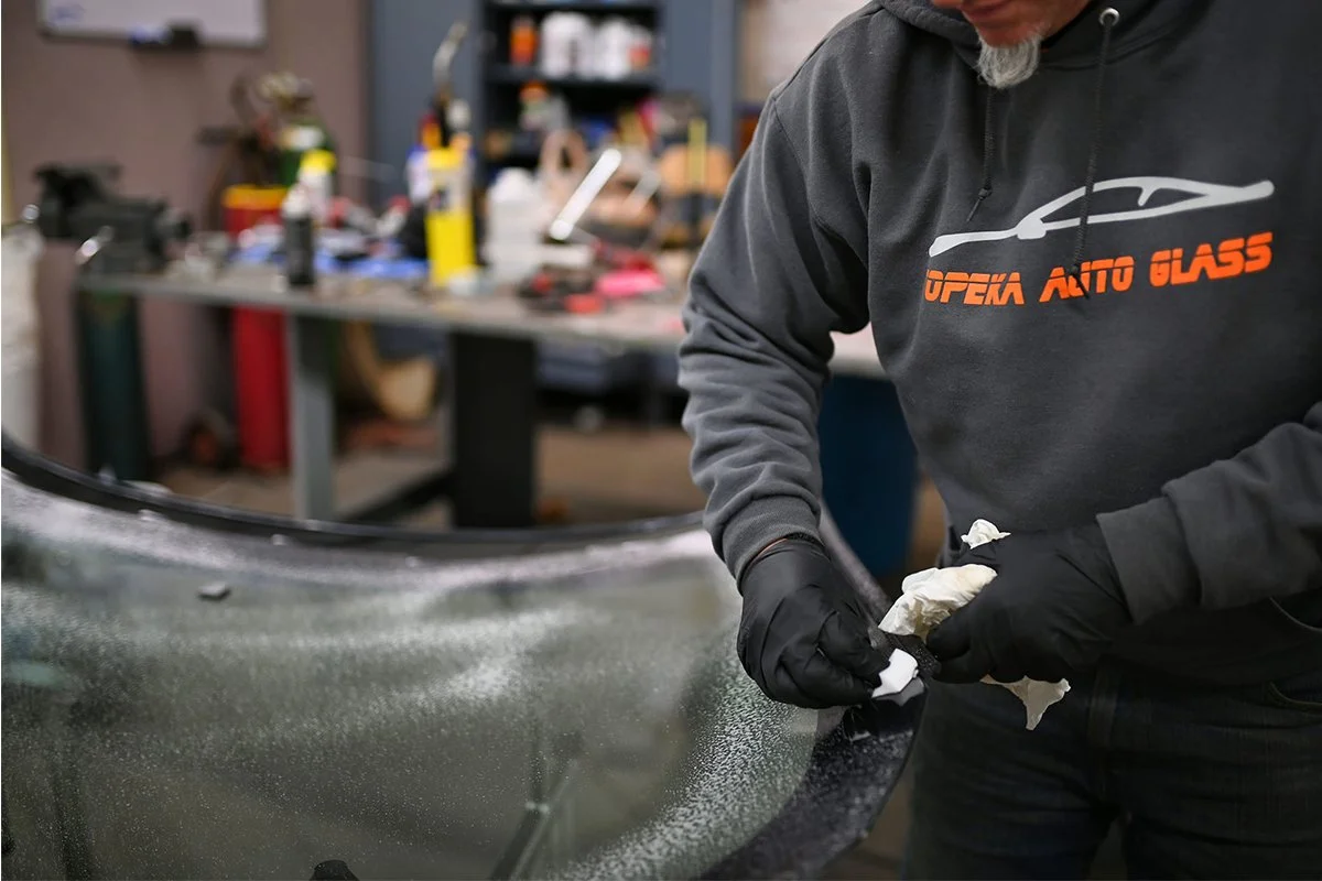 Topeka Auto Glass | Windshield Repair and Replacement