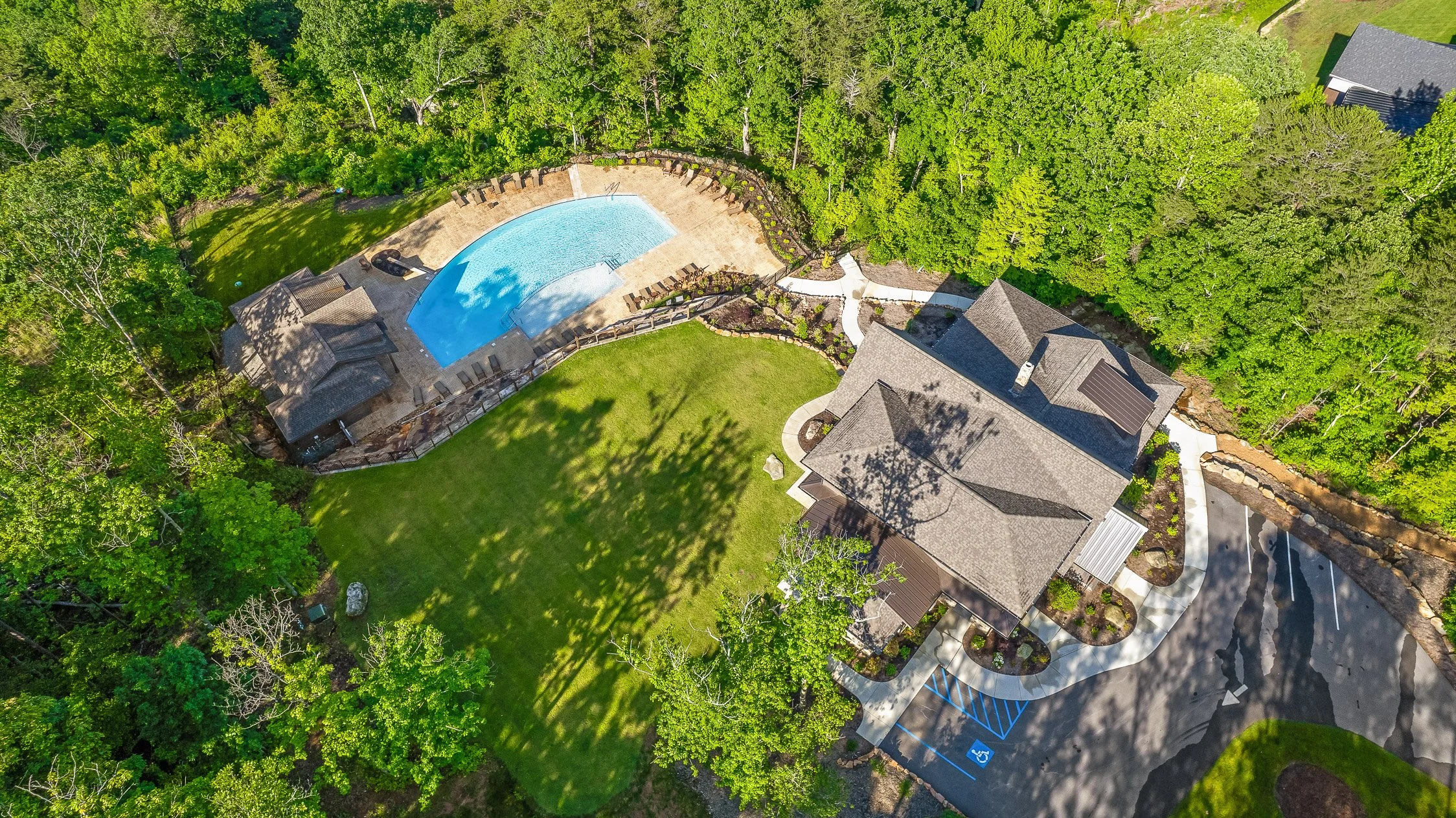 Amenities — Flipper Bend | Luxury Mountain Living