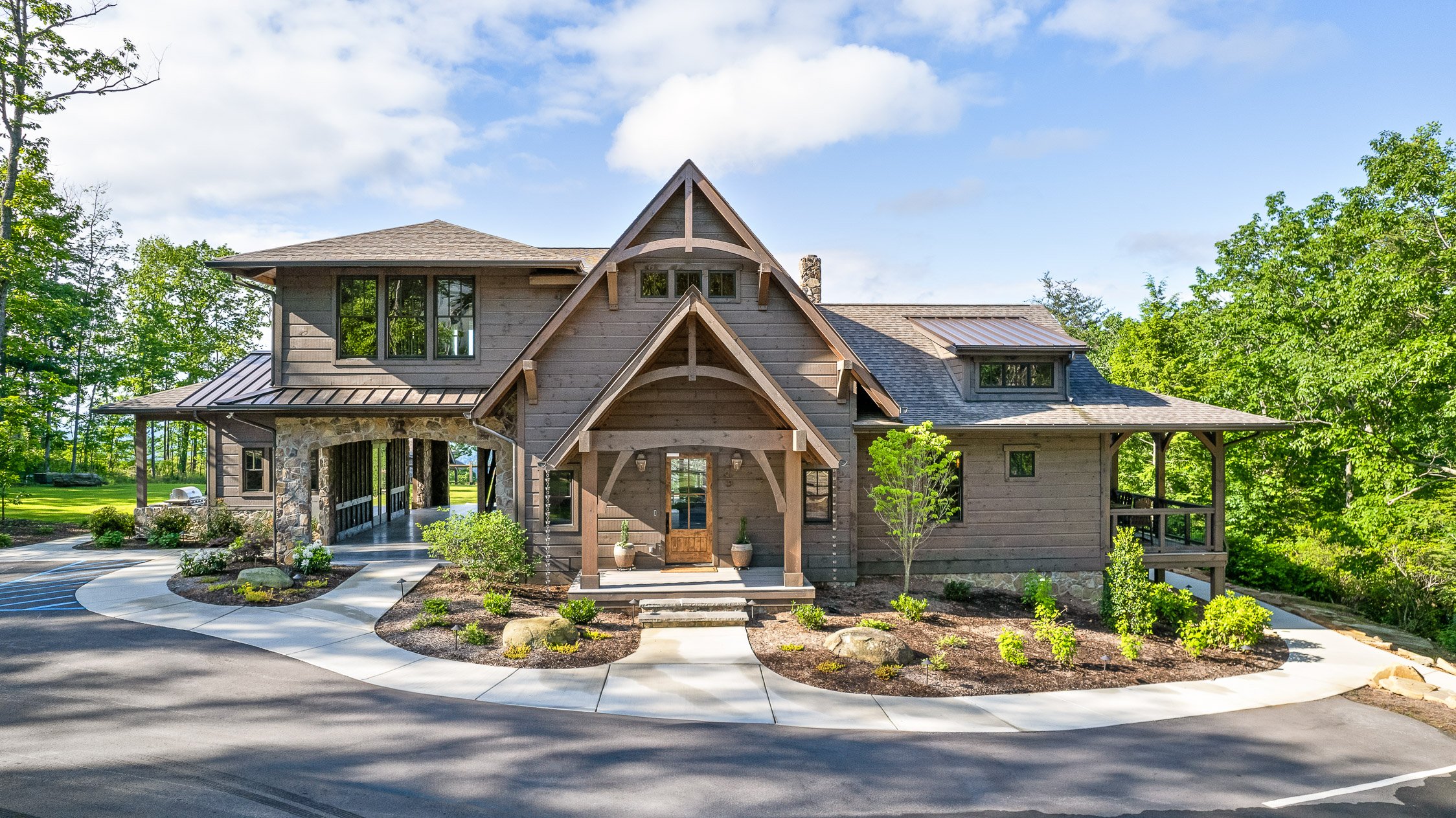 Amenities — Flipper Bend | Luxury Mountain Living
