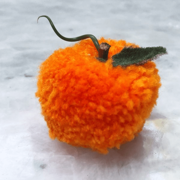 DIY Pom-Pom Secrets: How to Make Fluffy Pumpkins with Yarn — Studio Art ...