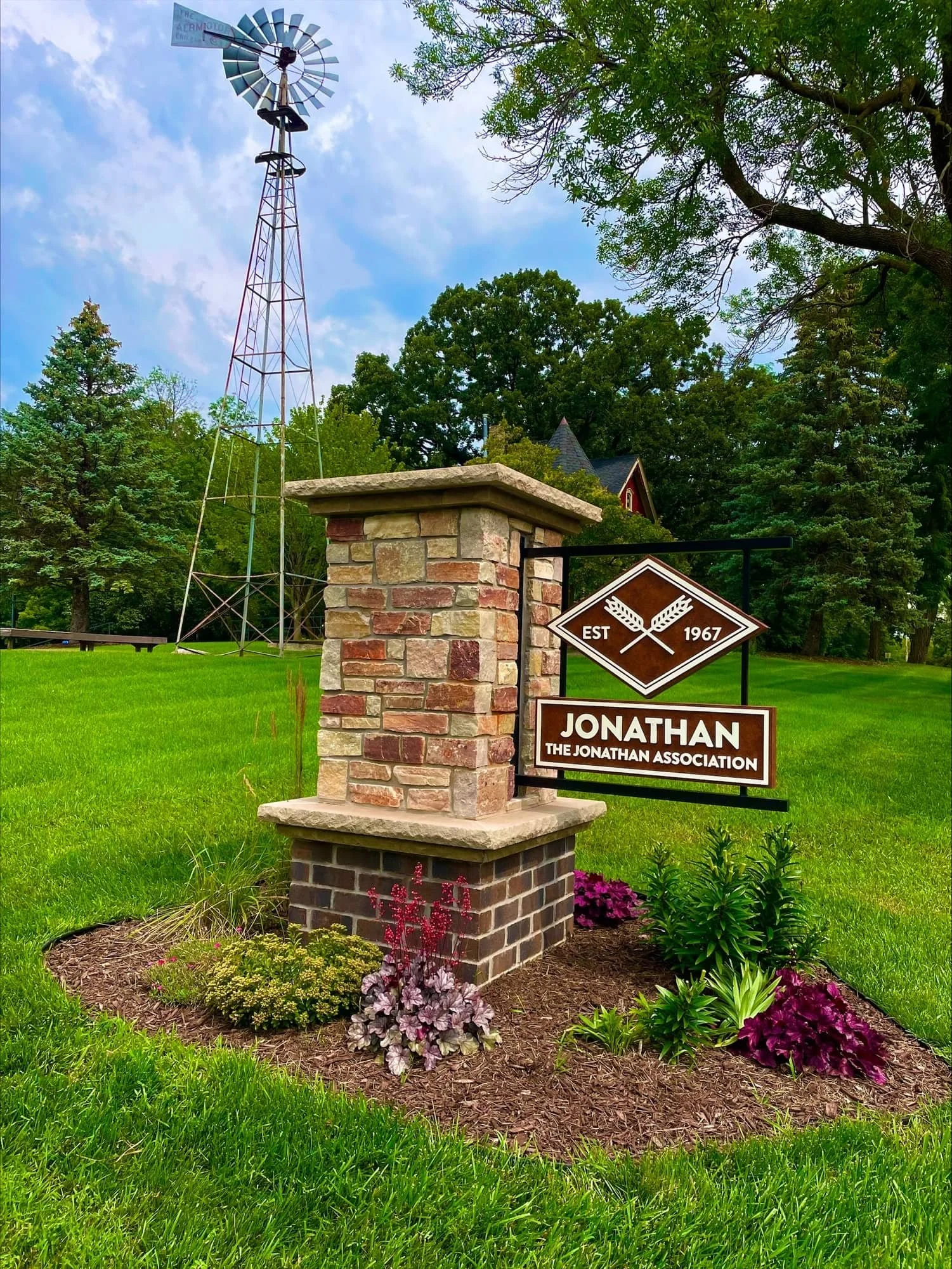 Residents — Jonathan in Chaska