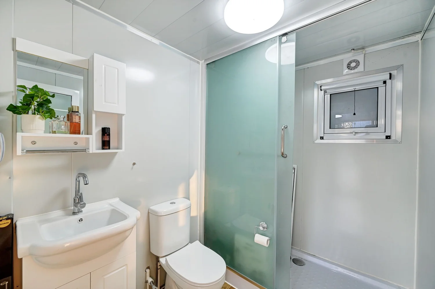 20ft Expandable Studio — INSTANT EXPANDABLE HOMES NQ