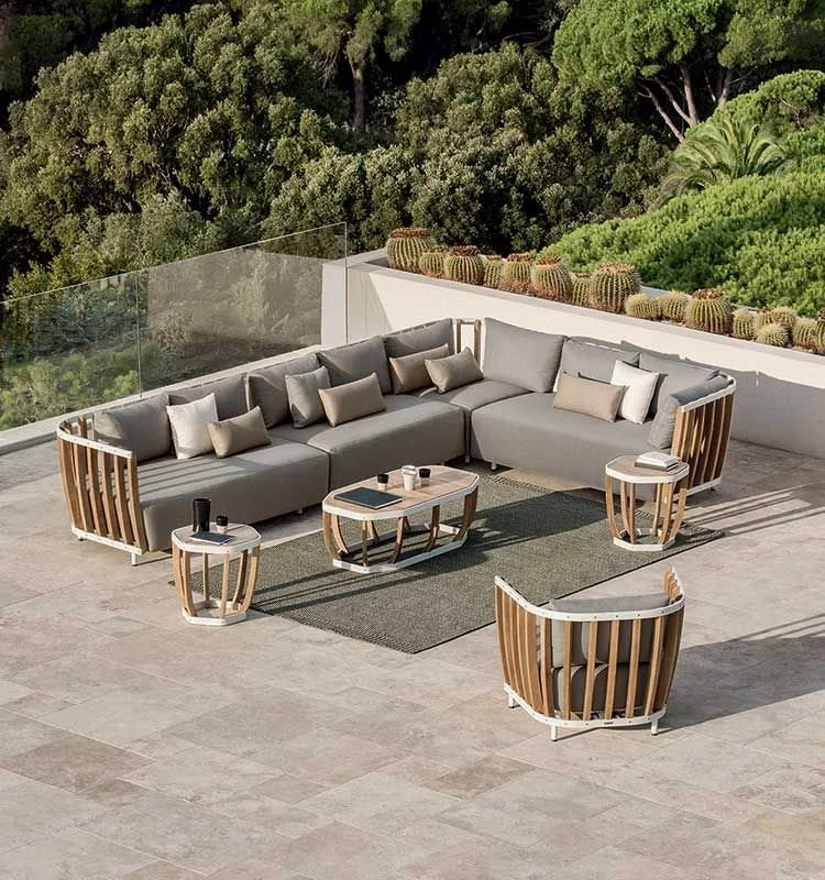 Swing Side Table — Handling Space