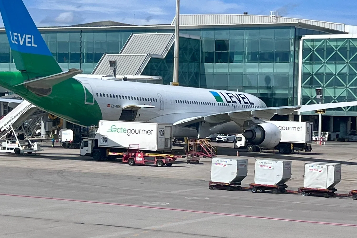 Review of Level Airlines — The Road Best Traveled