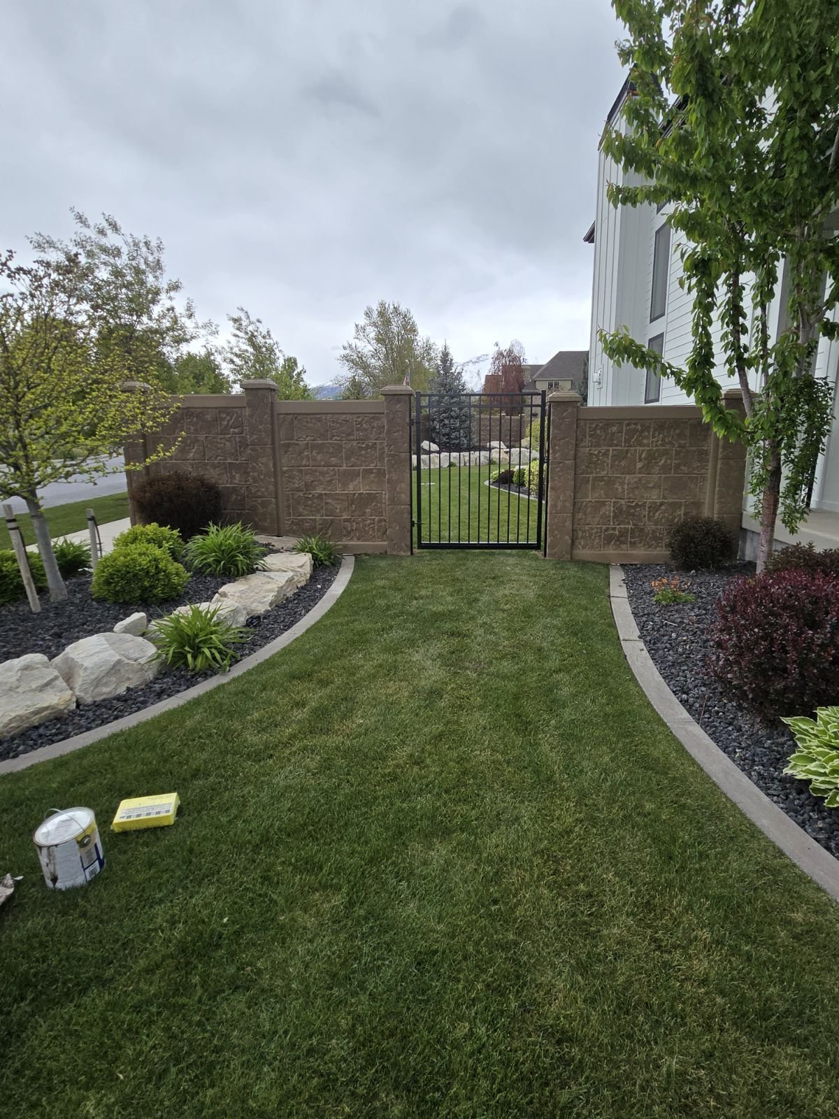 6ft Stone — Rhinorock Lightweight Concrete Fencing
