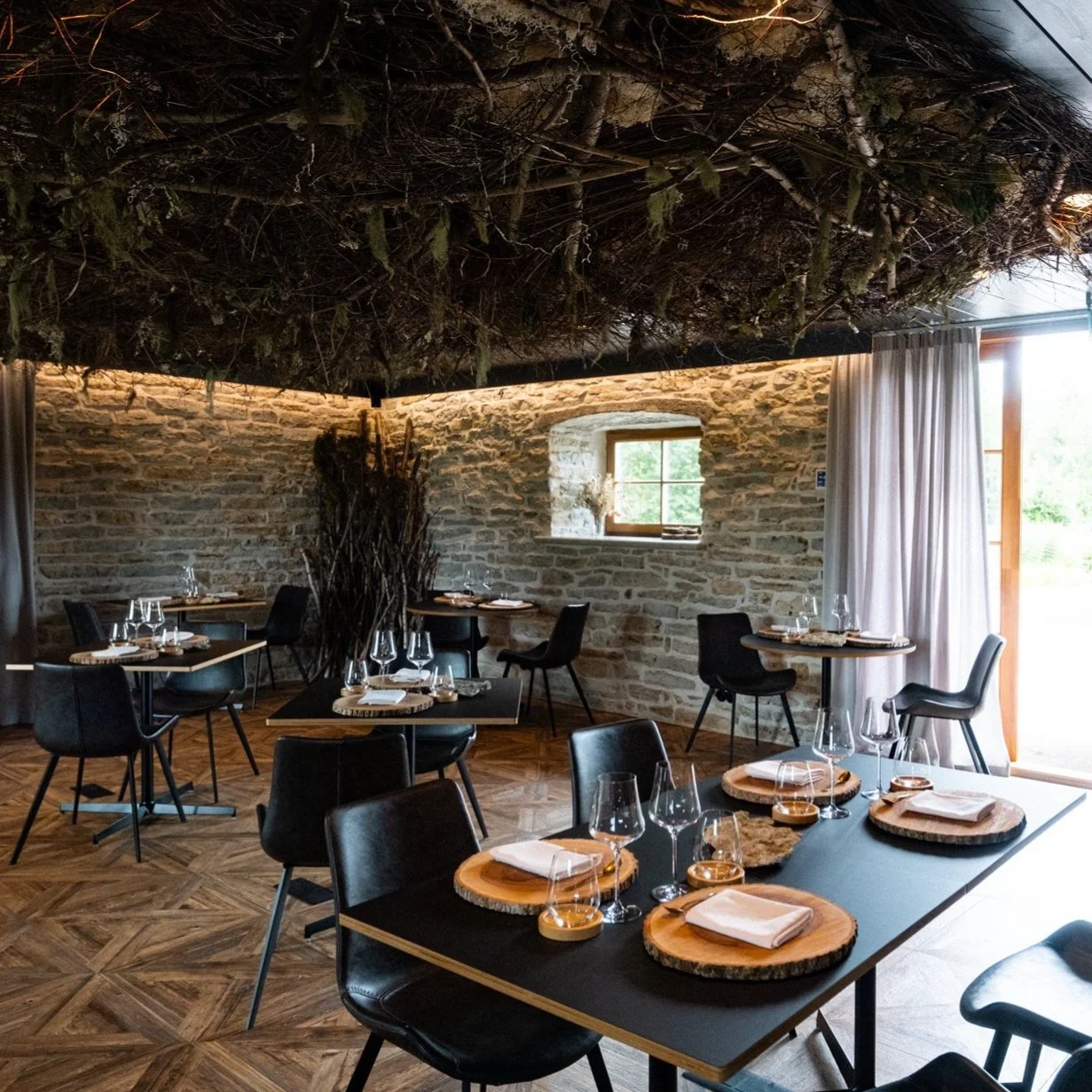 About Us — Hiis Restaurant