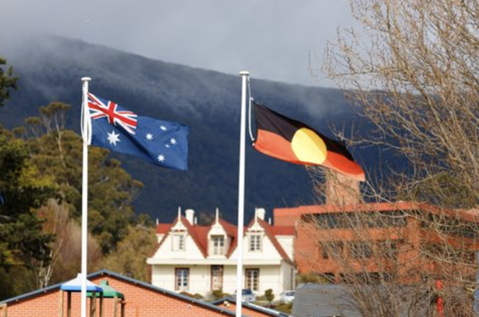 Drapeau aborigène australien : histoire, signification et impact culturel