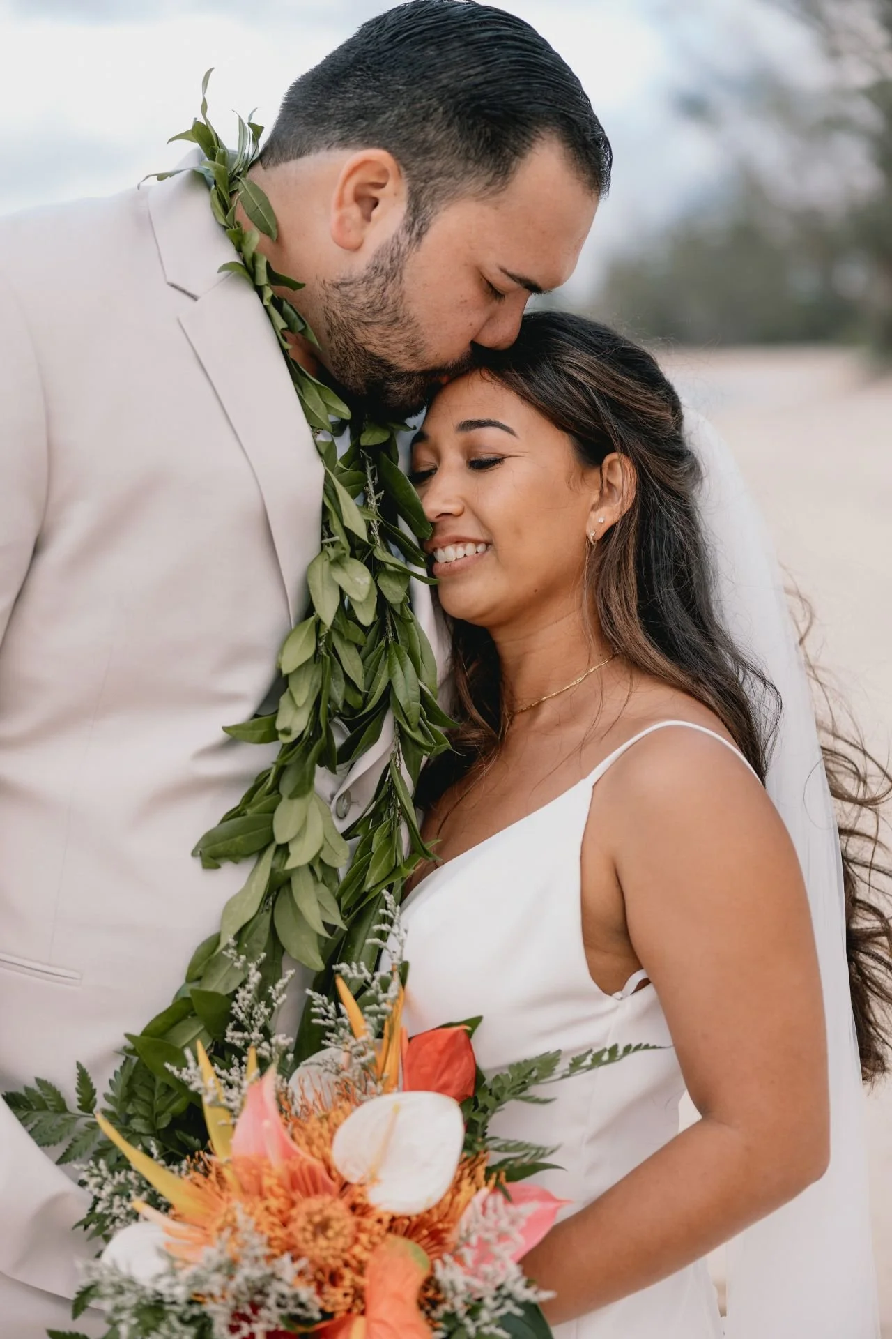 Hawaii Wedding Videographer and Photographer | Aloha Media Weddings