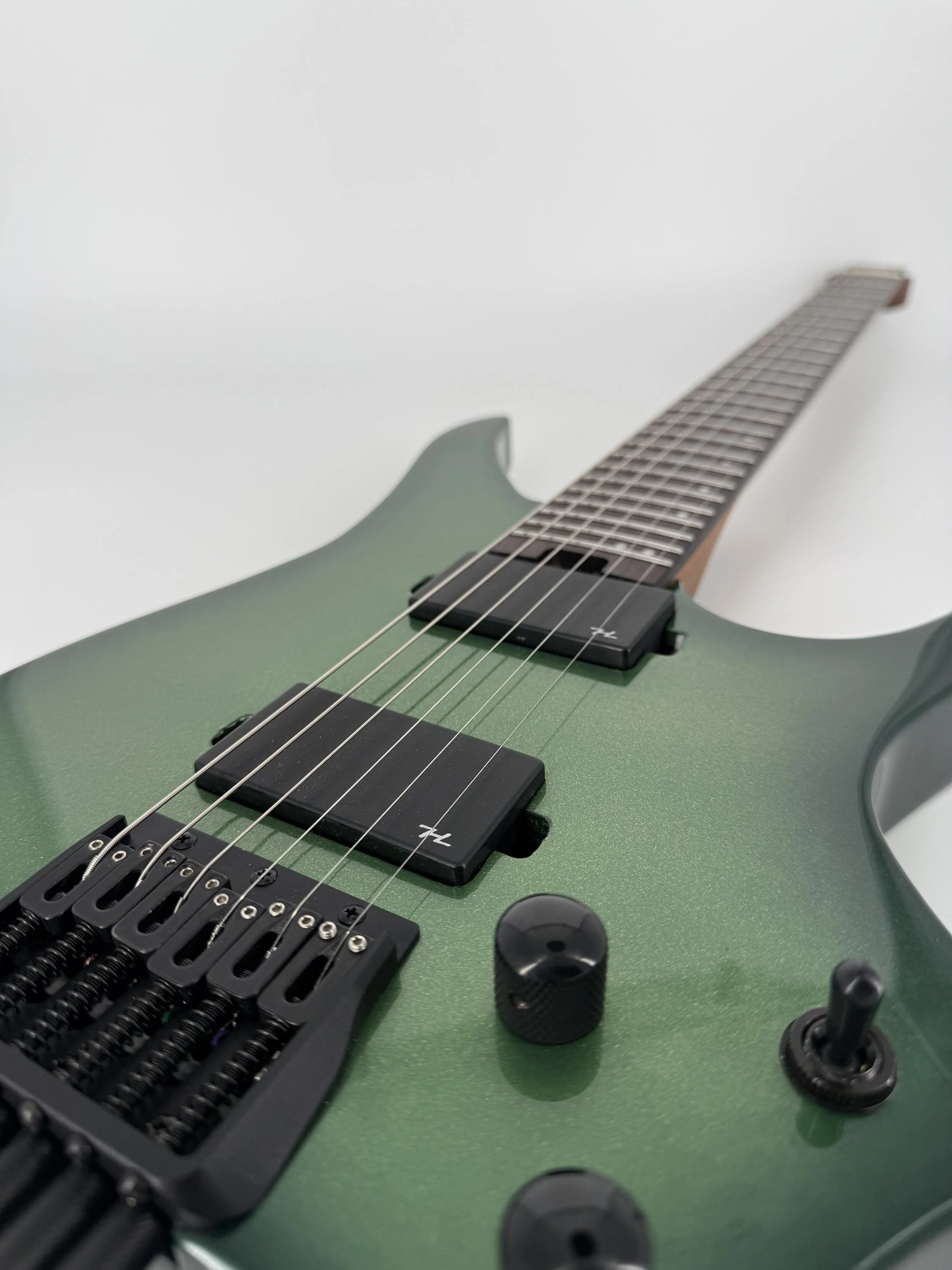 Top Headless Guitars & Headless Basses Collection — HILS America