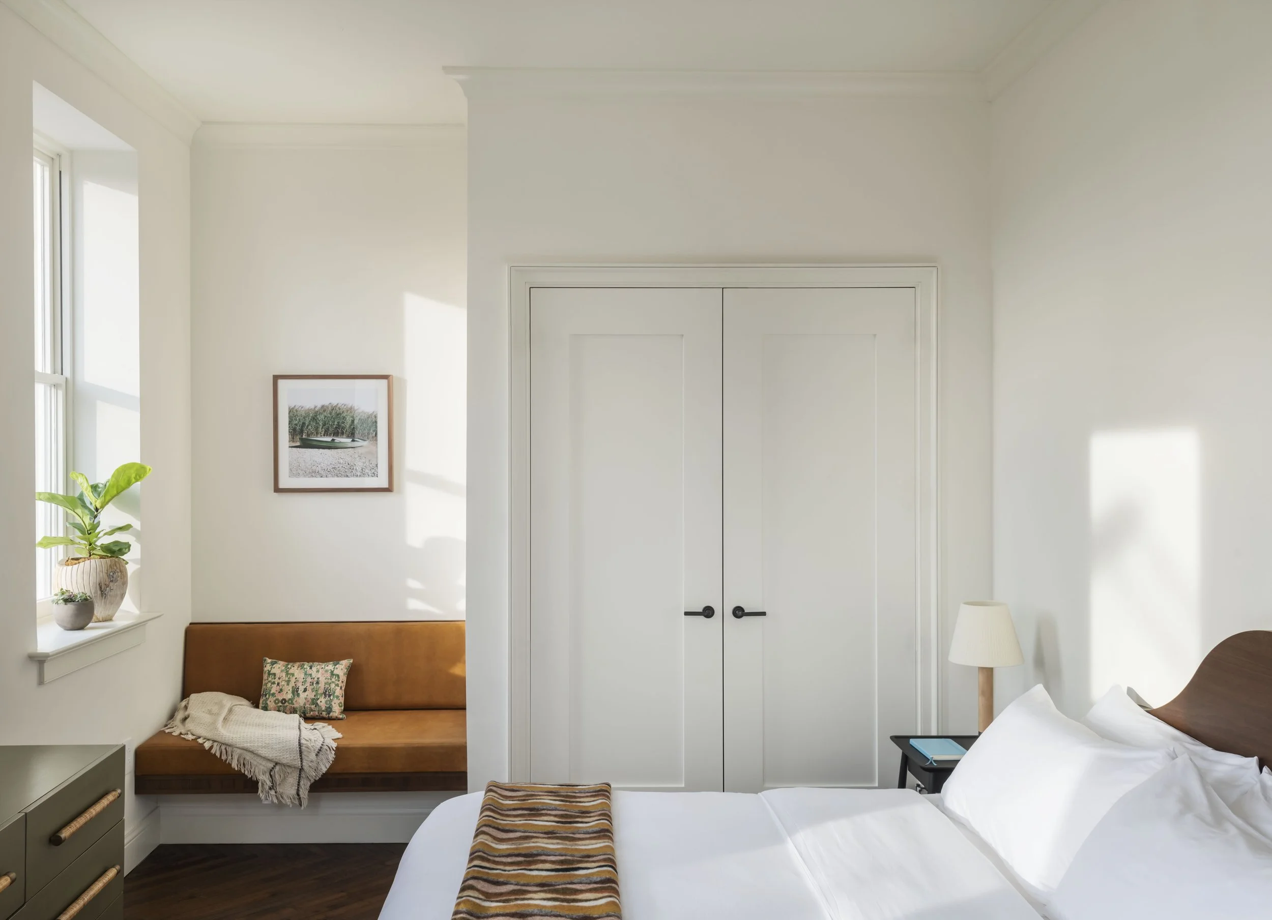The Pinch Hotel — ACCOM.COM