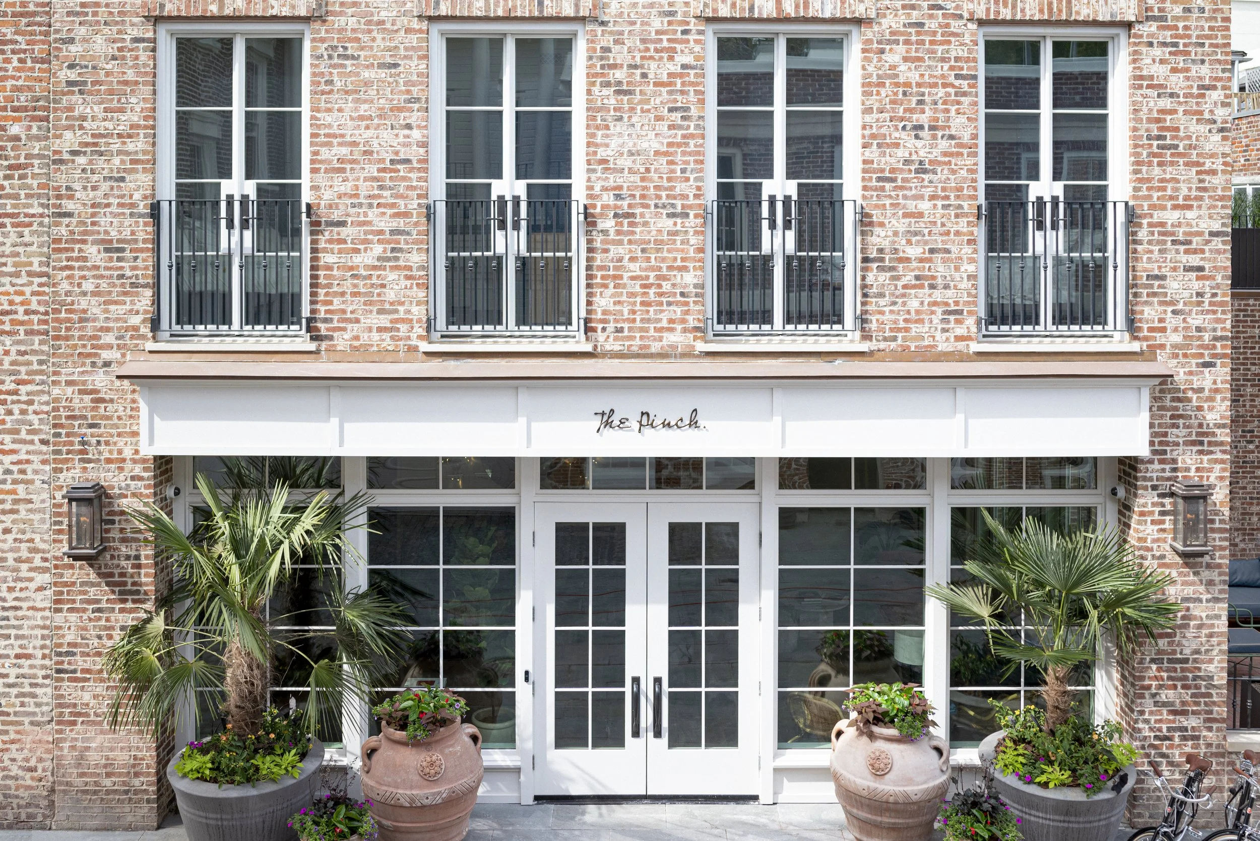 The Pinch Hotel — ACCOM.COM