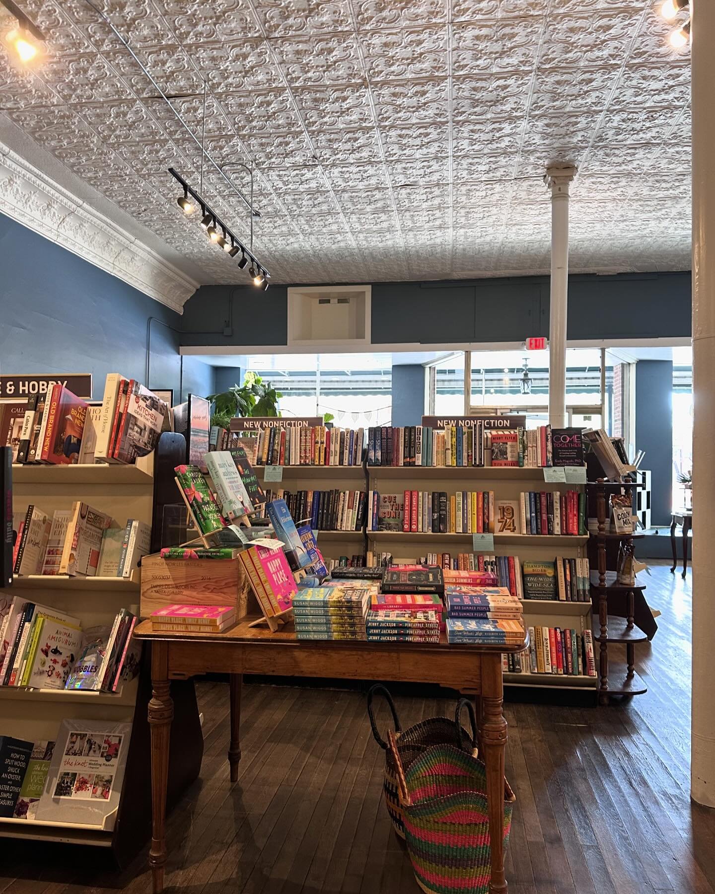 Kate Hash - Novelist, Newsletter Writer, Tech Nerd