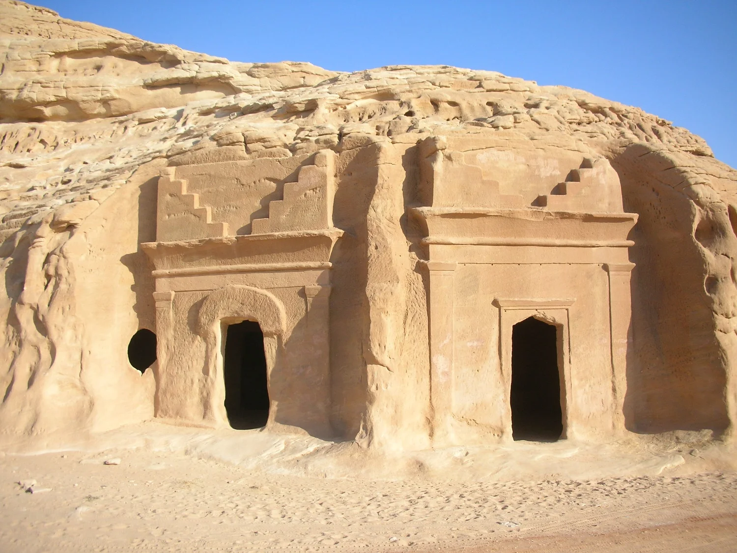 The Wonders of Mada’in Salih — thealchemistsmagazine.com