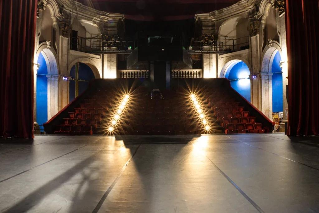 Daniel Martinho e Danilo da Mata protagonizam “Ponto Morto”, para ver no Teatro Ibérico — Afrolink