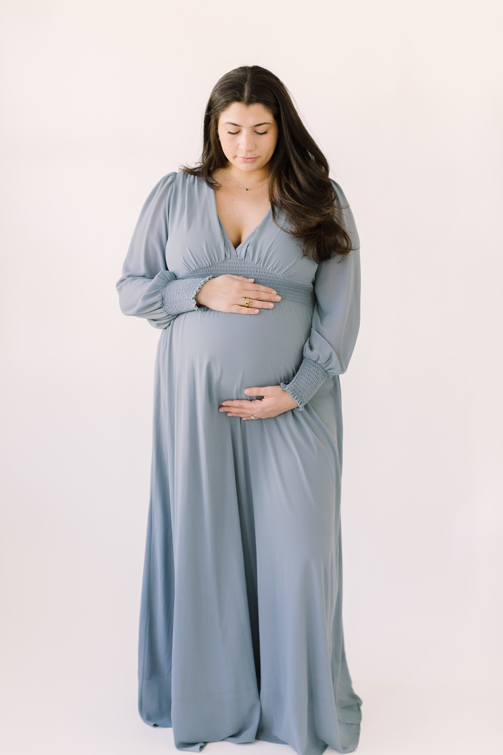 Why Every Expecting Mom Deserves a Professional Maternity Session ...