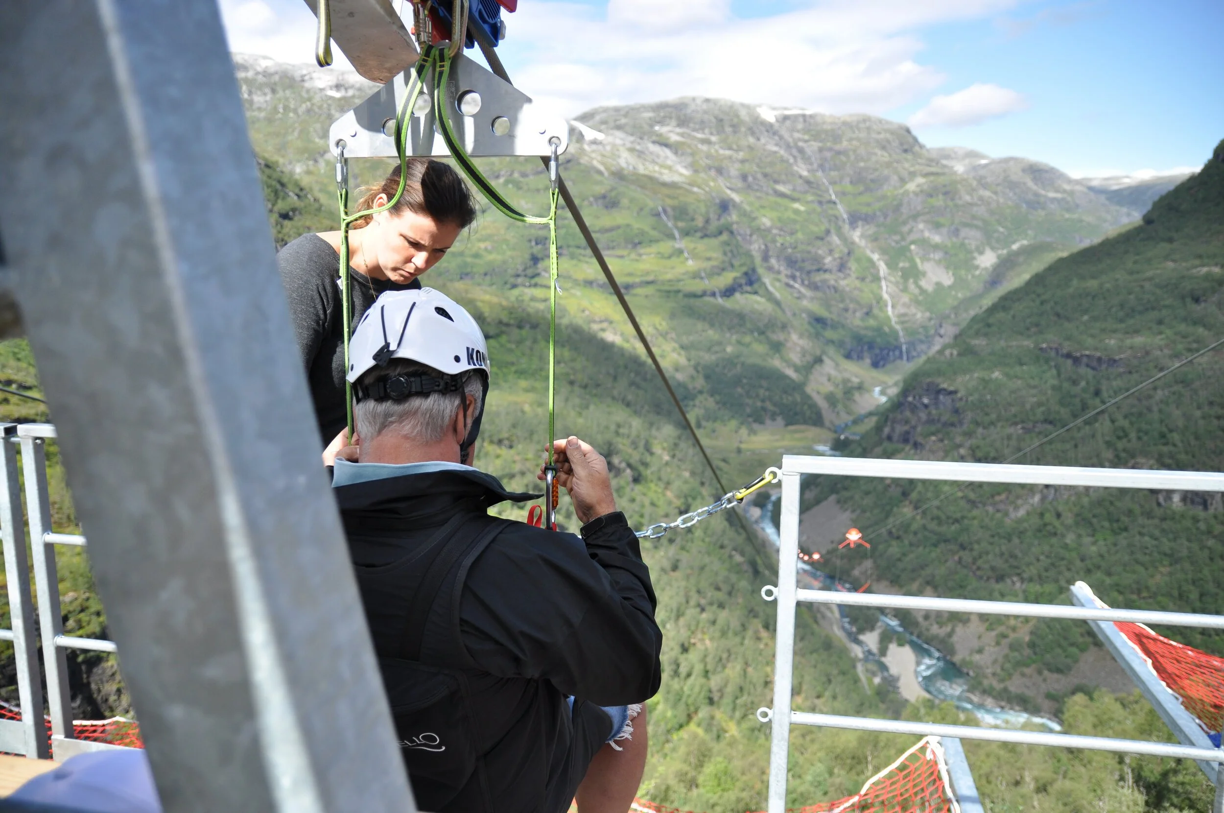 Zipline — Flåmsbrygga Hotell