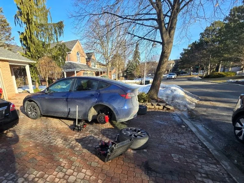 Convenient Tesla Tire Change Oshawa, Ontario | Sparky X