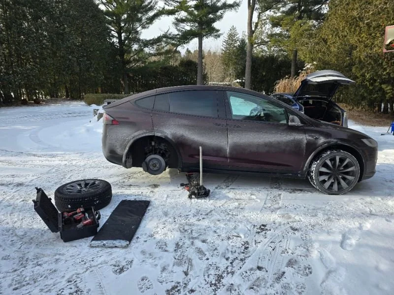 Convenient Tesla Tire Change Whitby, Ontario | Sparky X