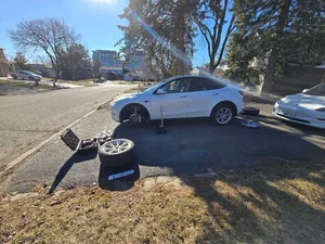 Convenient Tesla Tire Change North York, Ontario | Sparky X
