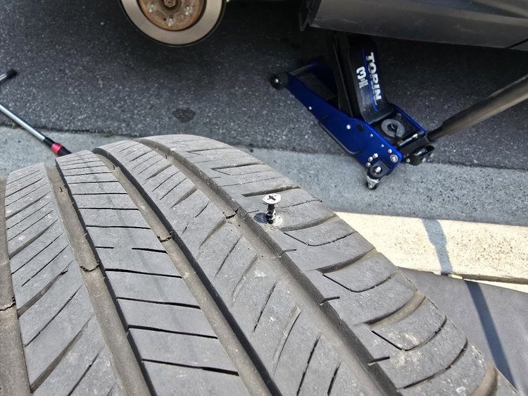 Reliable Mobile Tire Repair Toronto, Ontario | Sparky X