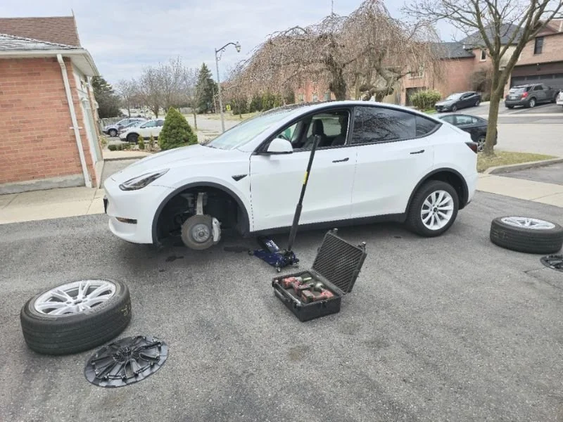Convenient Tesla Tire Change Richmond Hill, Ontario | Sparky X