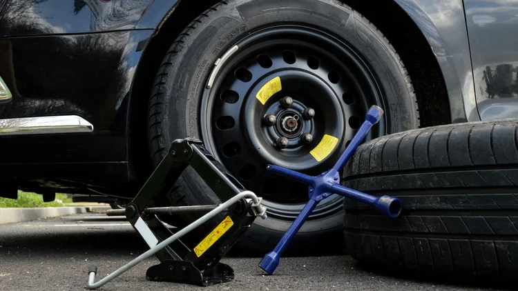 List of Cars Without a Spare Tire (2023–2026) | Sparky X