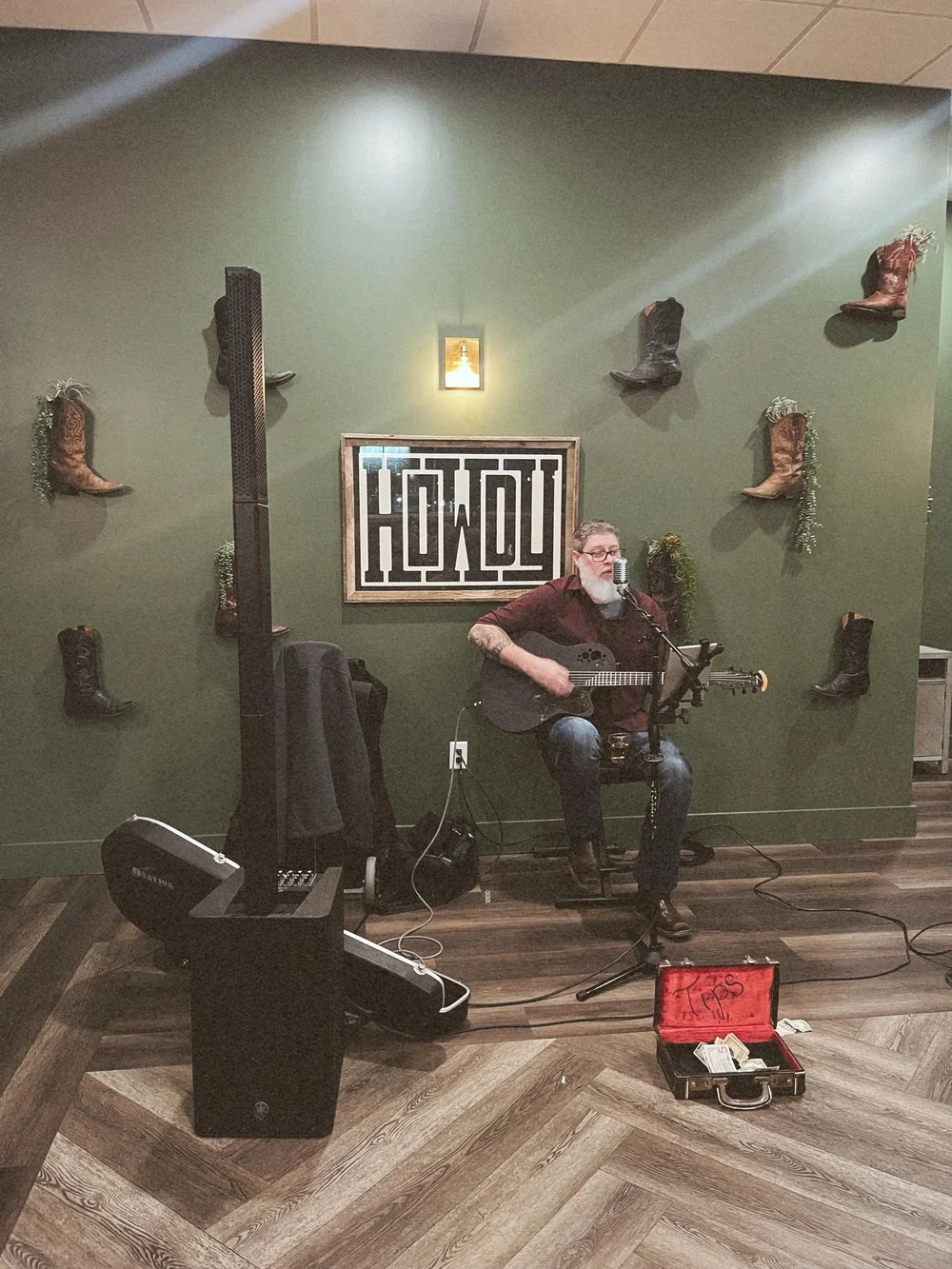 LONGBRANCH BAR + GRILL