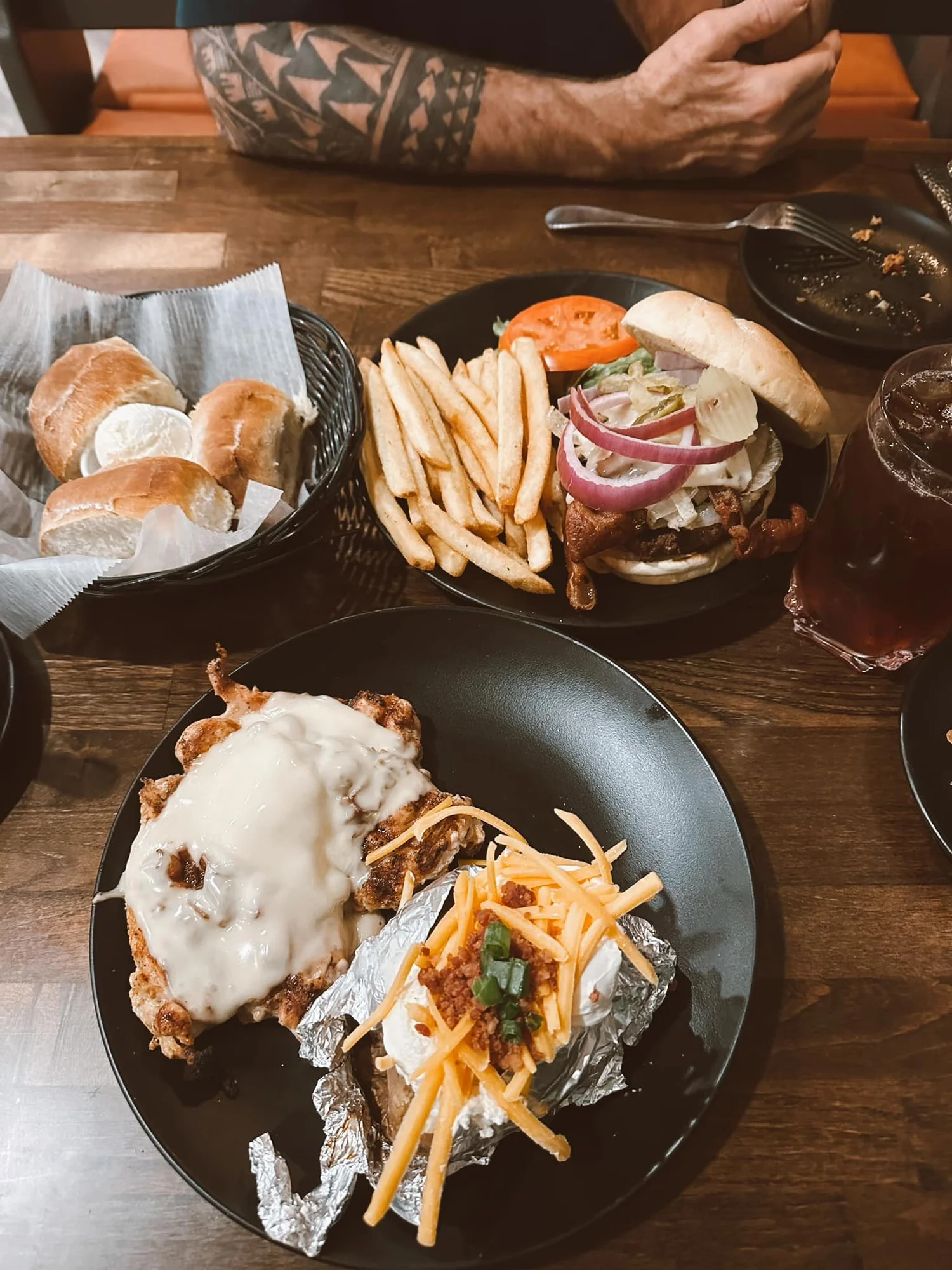 LONGBRANCH BAR + GRILL