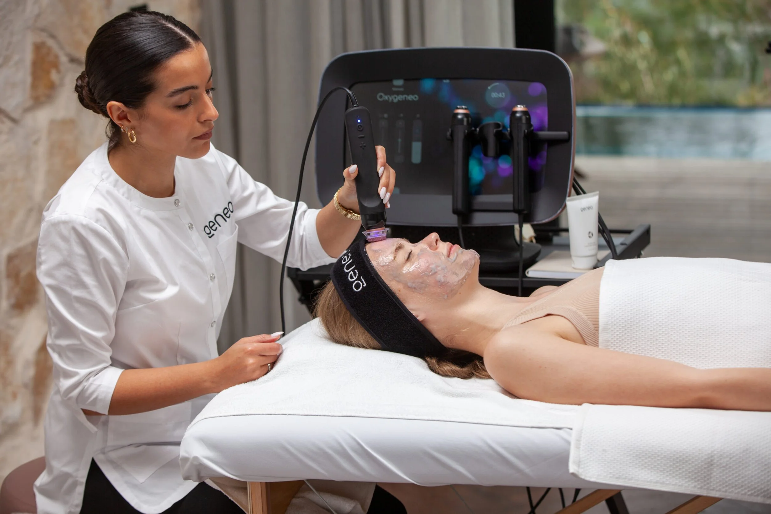 Pollogen Geneo — Professional Beauty Solutions