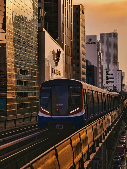 BTS Sukhumvit Line Guide 2025: Map, Stations & Tips — Thailand With Monchai