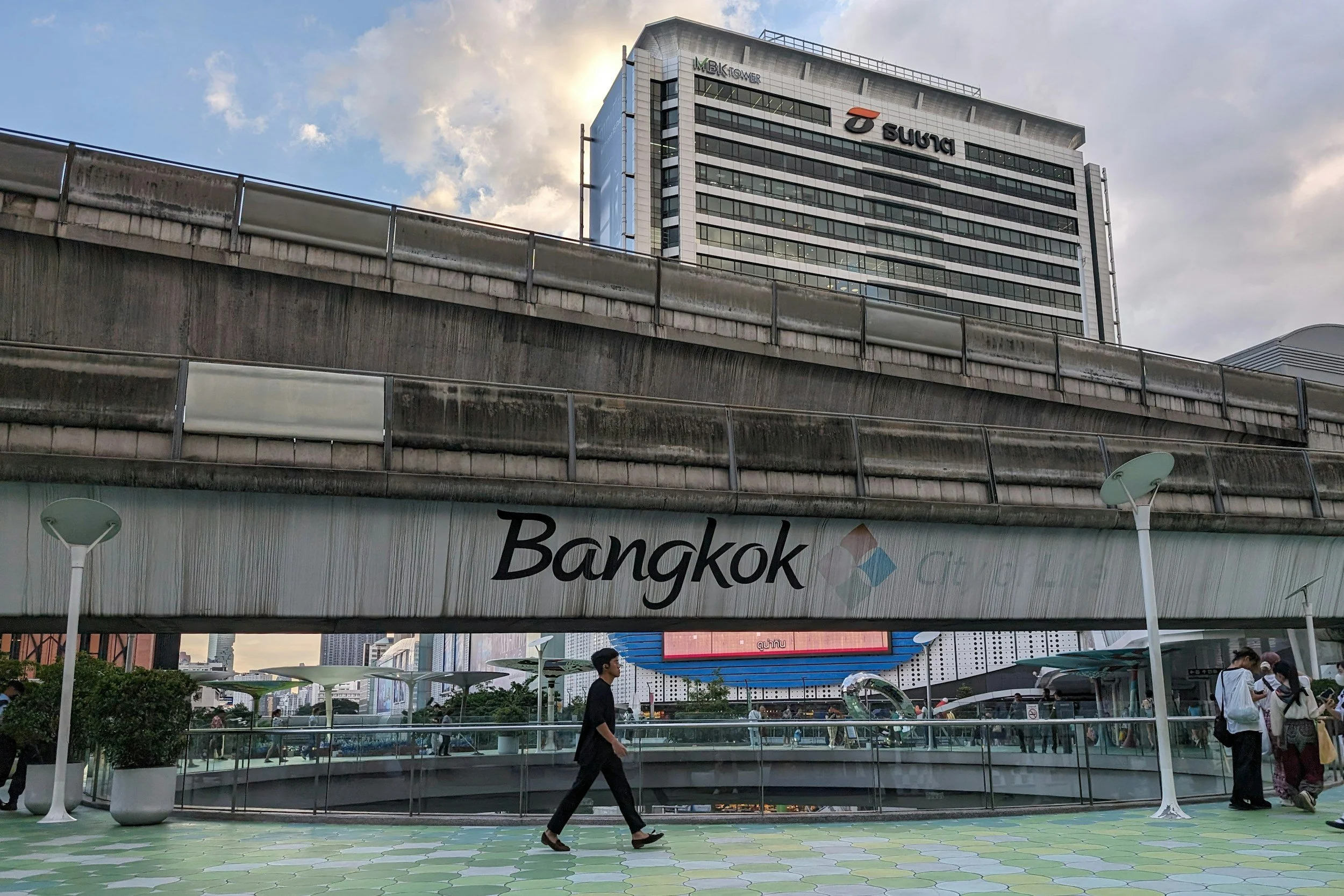 BTS Sukhumvit Line Guide 2025: Map, Stations & Tips — Thailand With Monchai