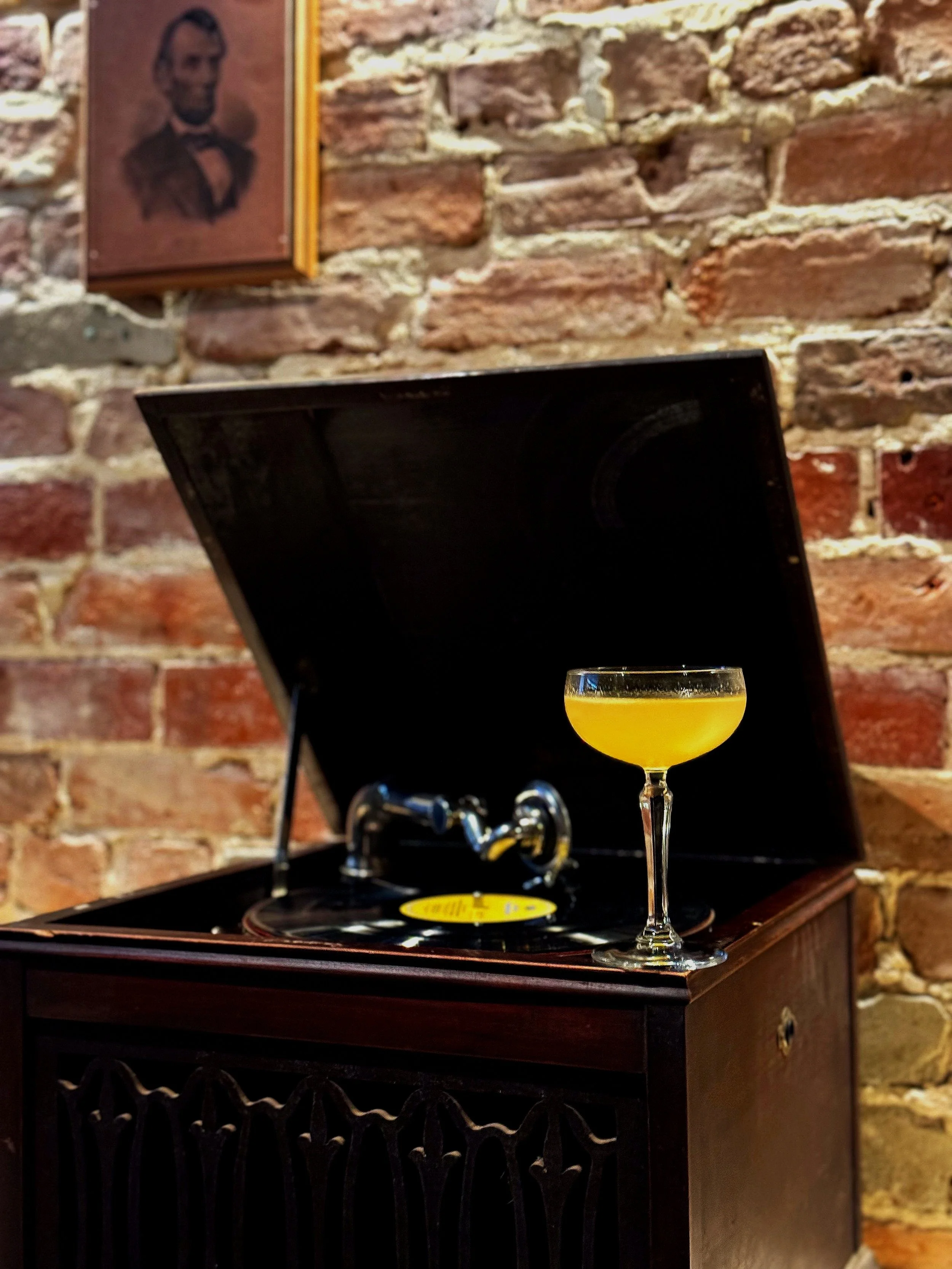 Winston Small Bar - NOLA - Blue and Jazz - Cocktail Bar