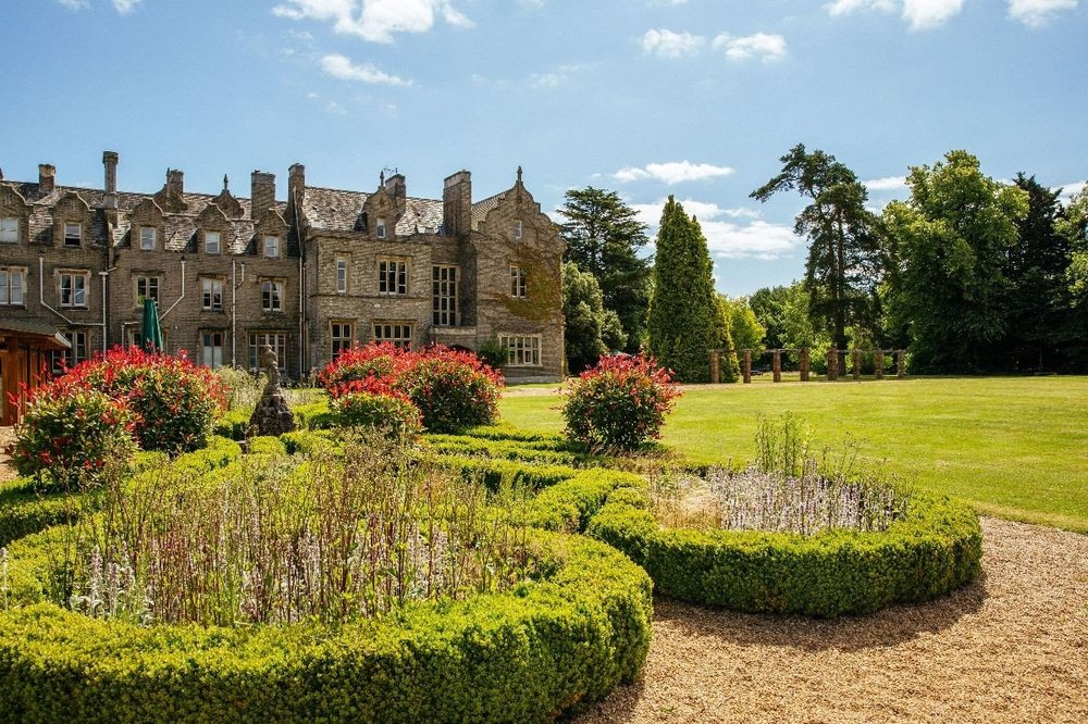 Shendish Manor | Explore & Reserve Today