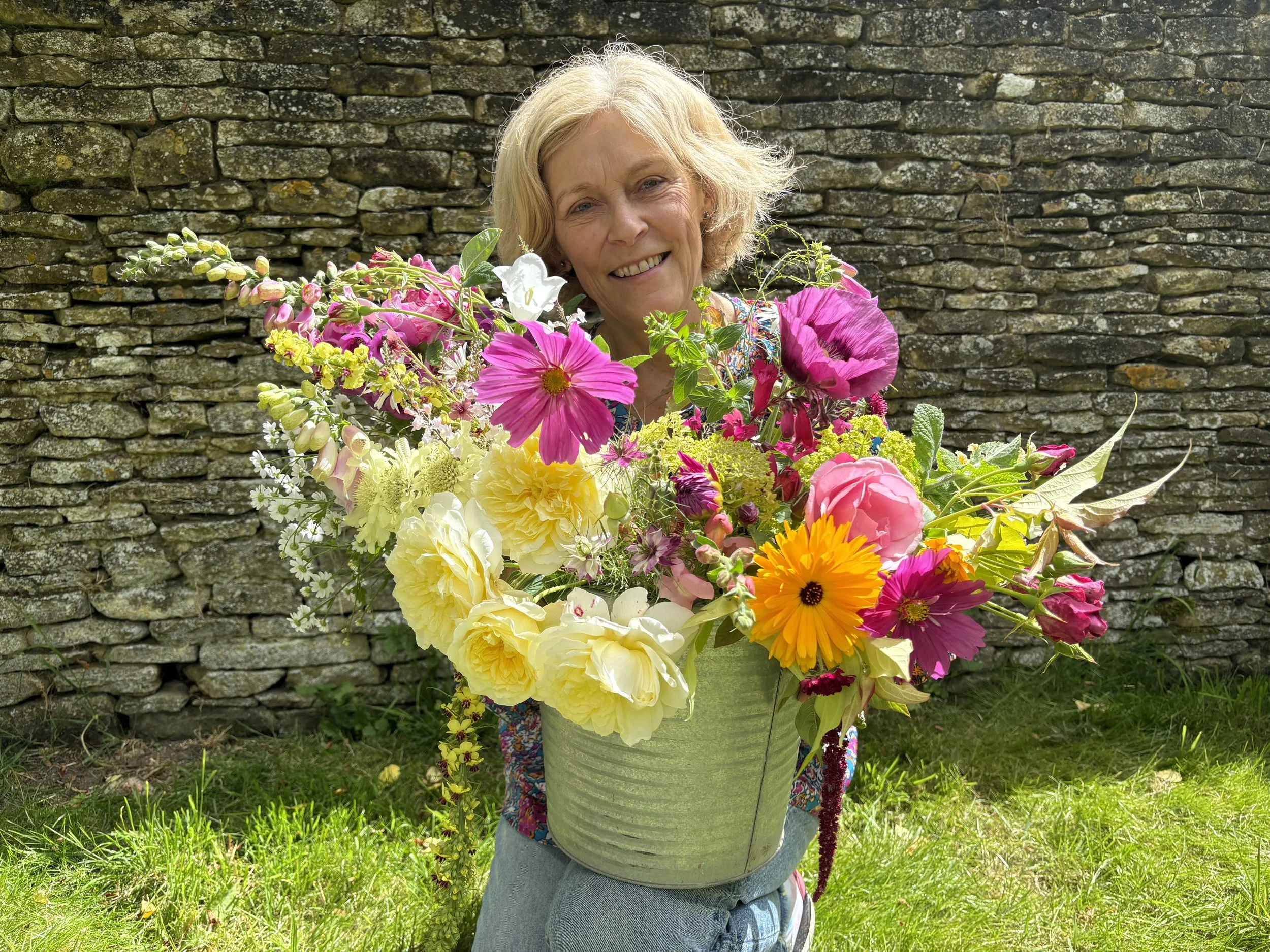 Barnyard Flowers - Artisan-cut flower growers based near Stamford, UK.