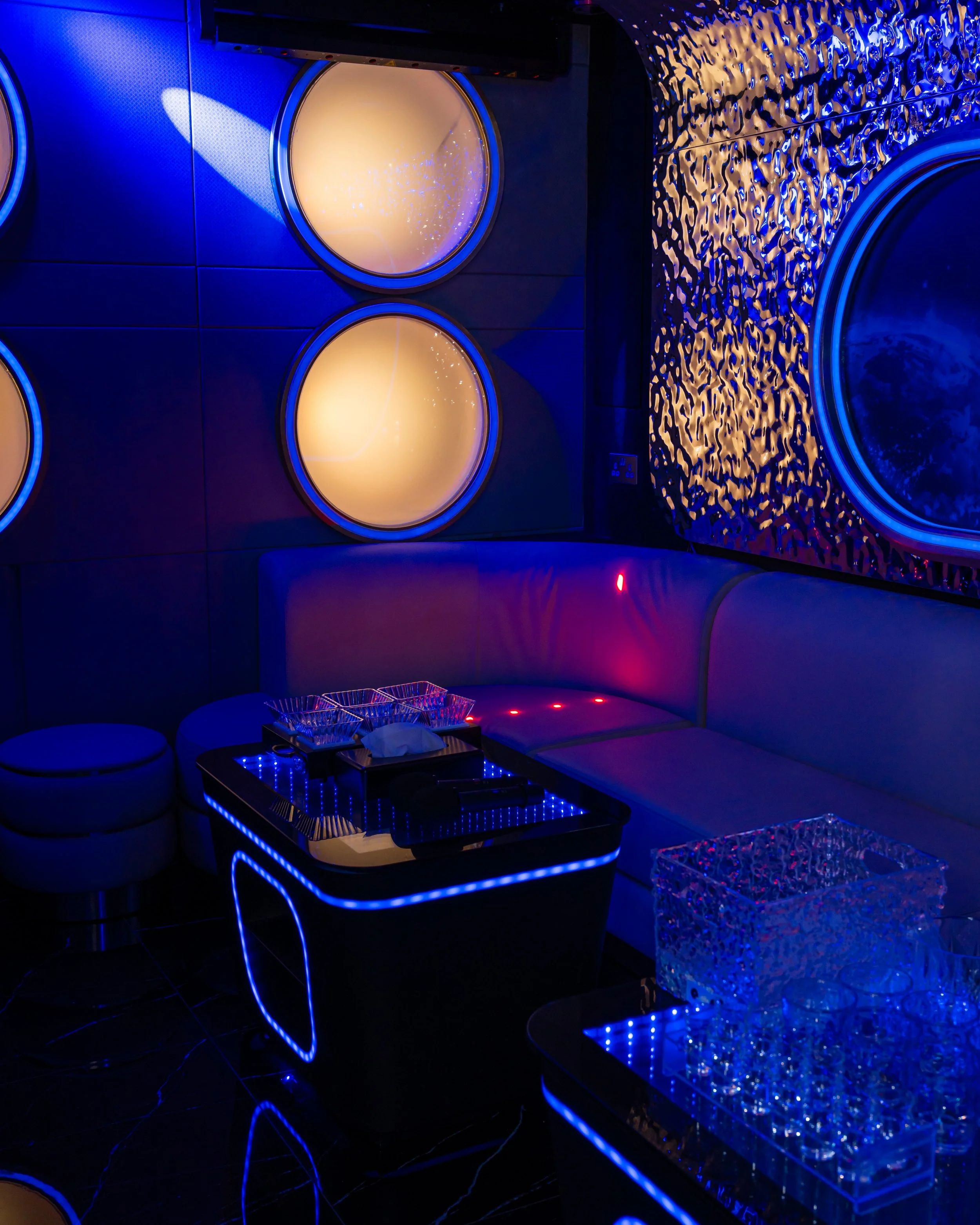 Karaoke — 和九丫 Glass garden