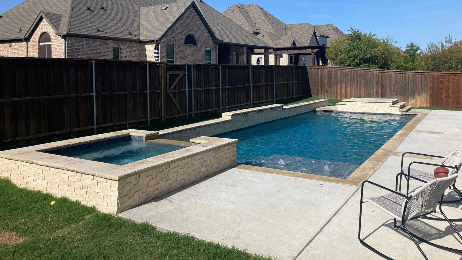 Explore Our Square & Rectangular Pools Gallery | Modern & Elegant ...