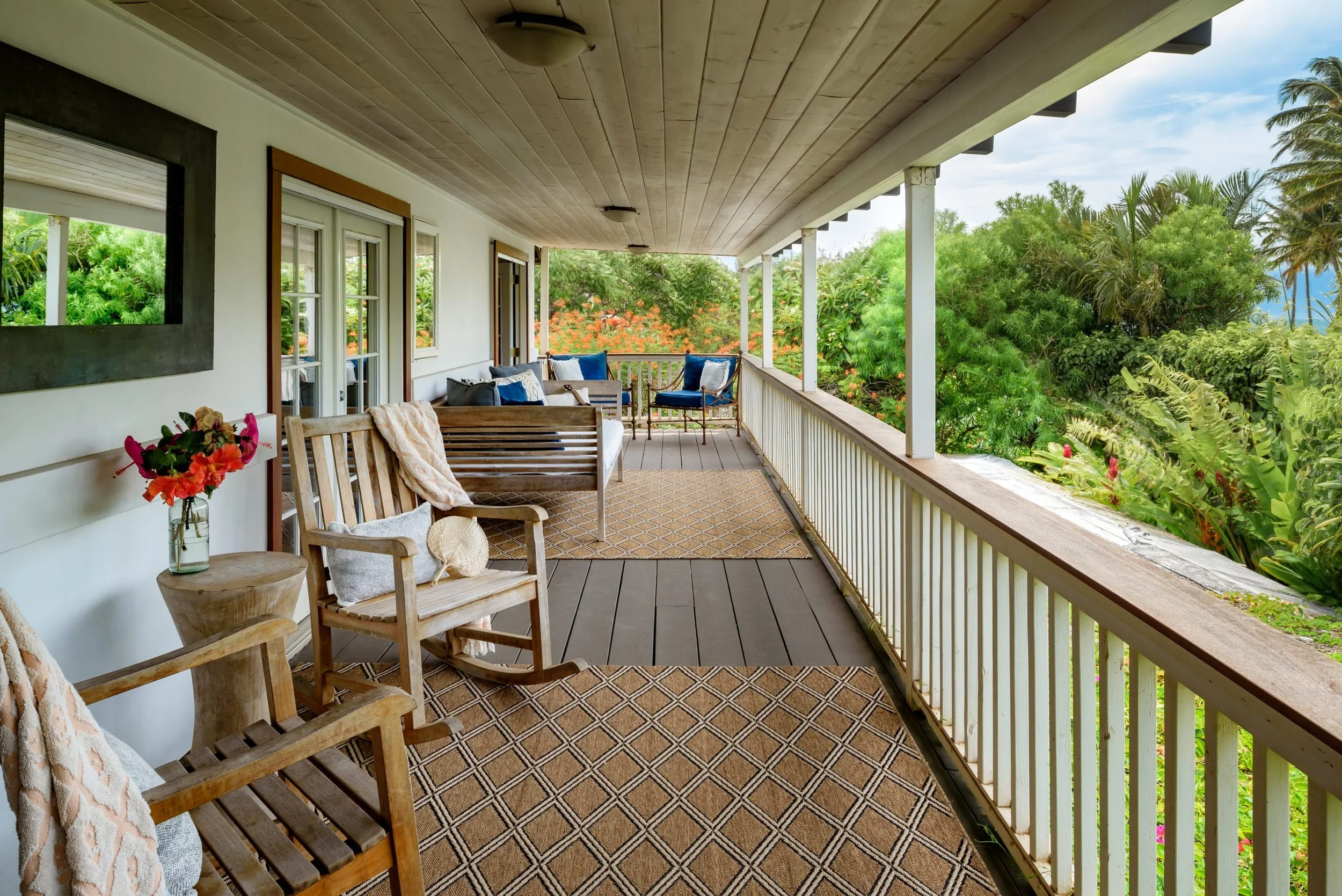 Rooms — Paia Inn