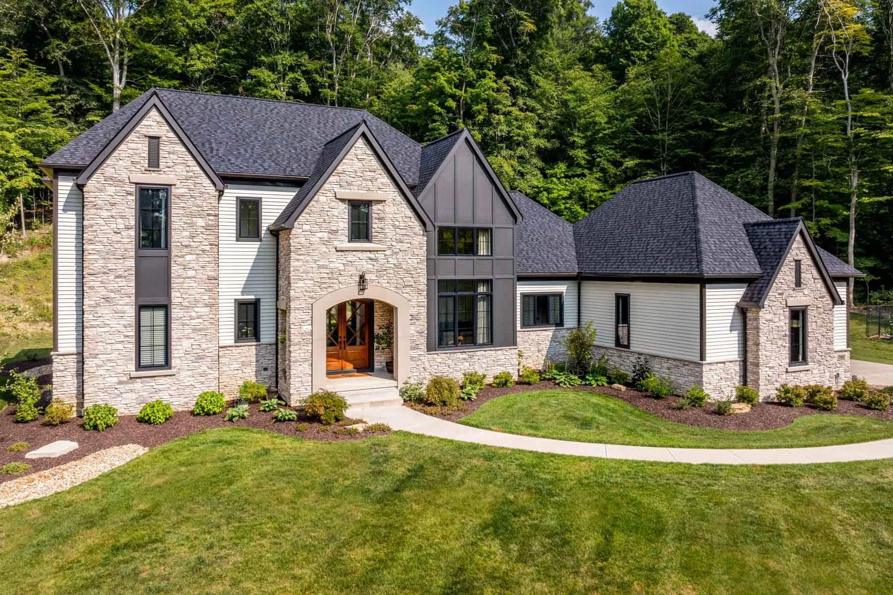 Stonebrook – Custom Home Build | EKA Build Custom Homes