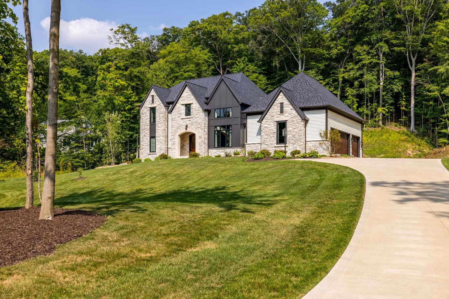 Stonebrook – Custom Home Build | EKA Build Custom Homes